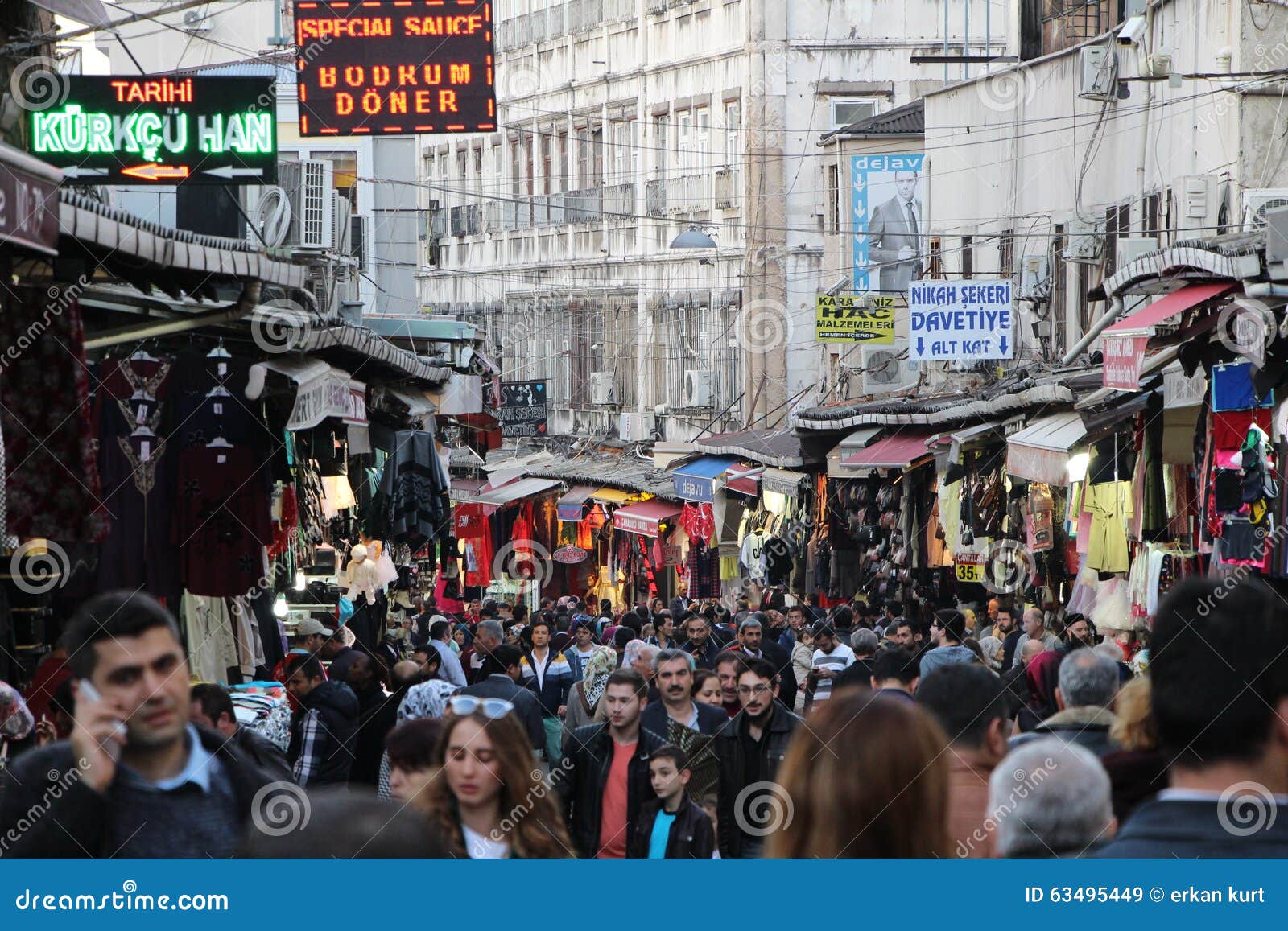 People Doing Shopping in Istanbul. Editorial Stock Image - Image of ...