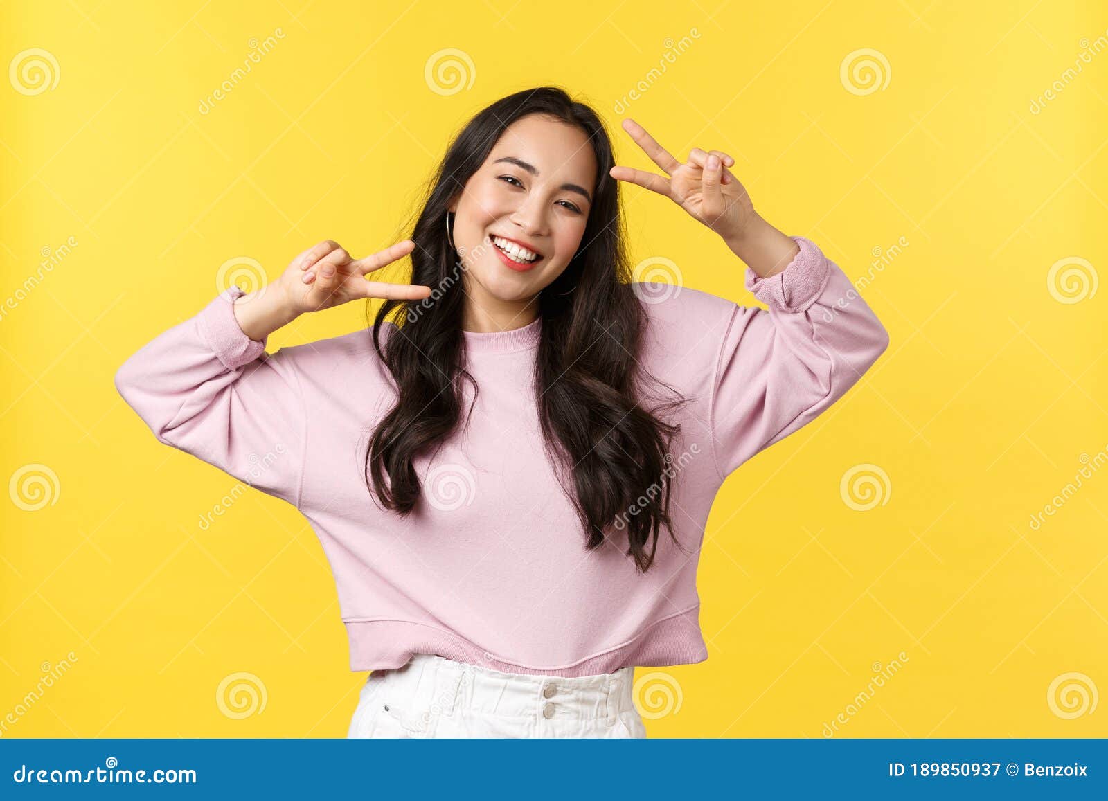 People Emotions Lifestyle Leisure And Beauty Concept Cheerful And