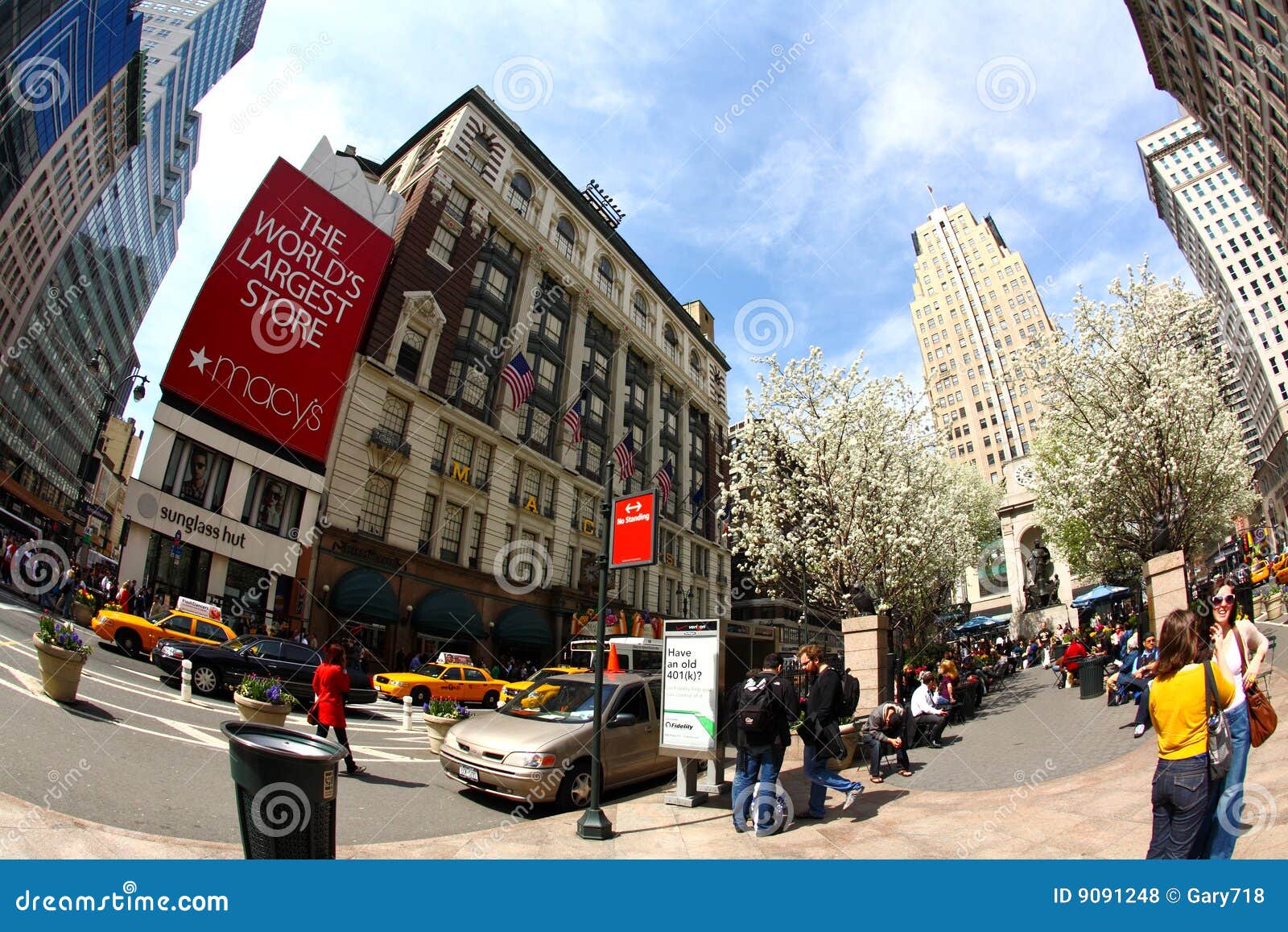 The People Enjoy Sunny Spring Day Editorial Stock Photo - Image of ...