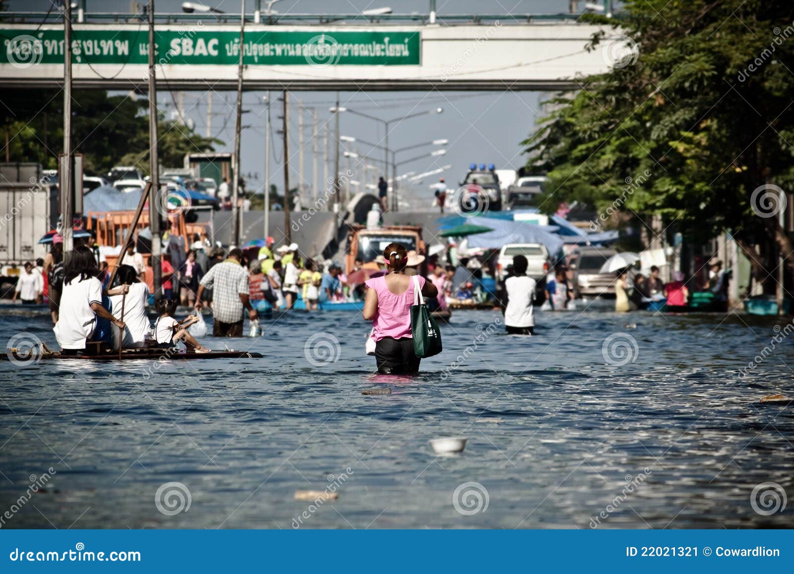 People Evacuate from the Flood Editorial Photo - Image of natural, east ...