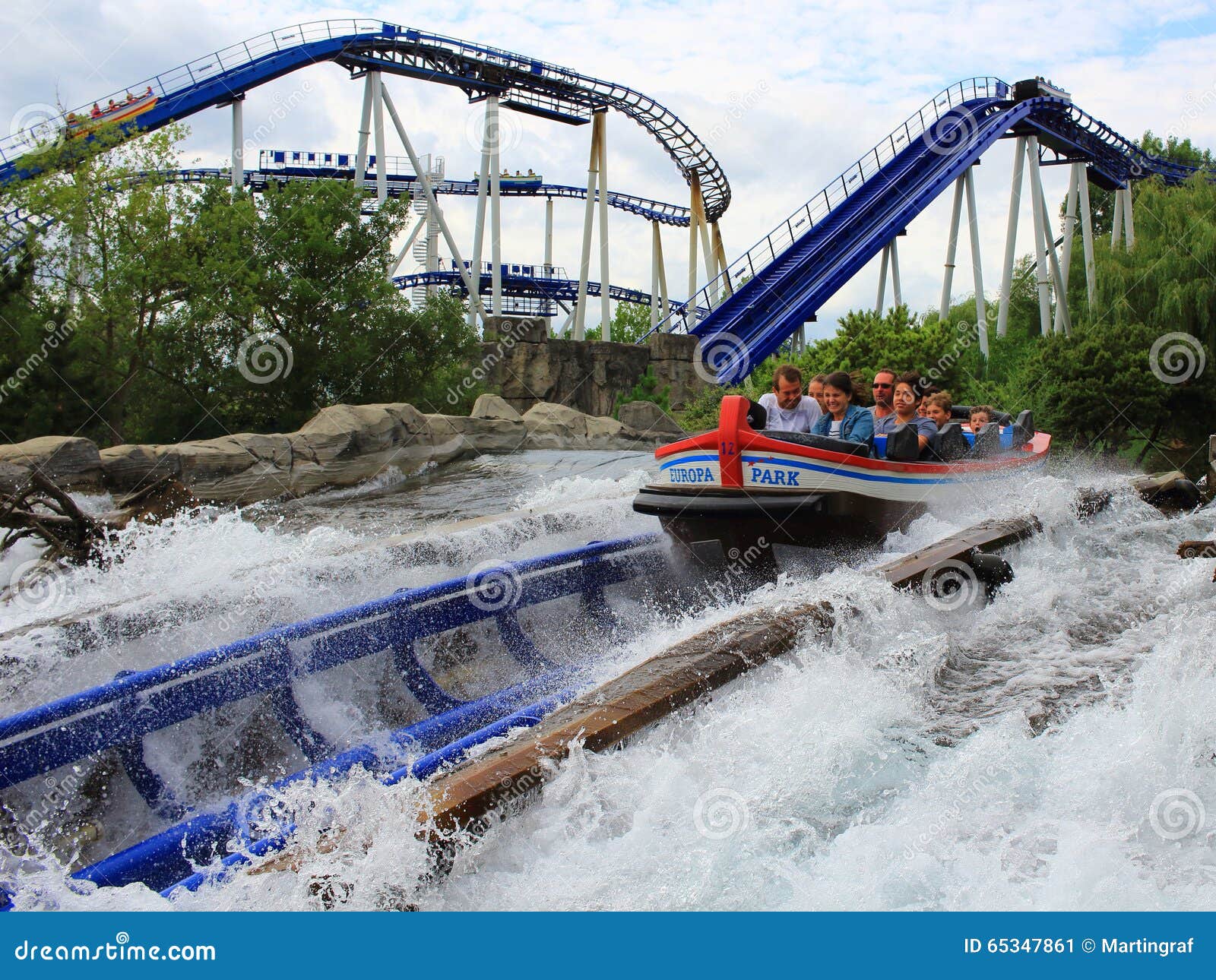 People Experience Water Ride Summer Fun Editorial Photo - Image of ...