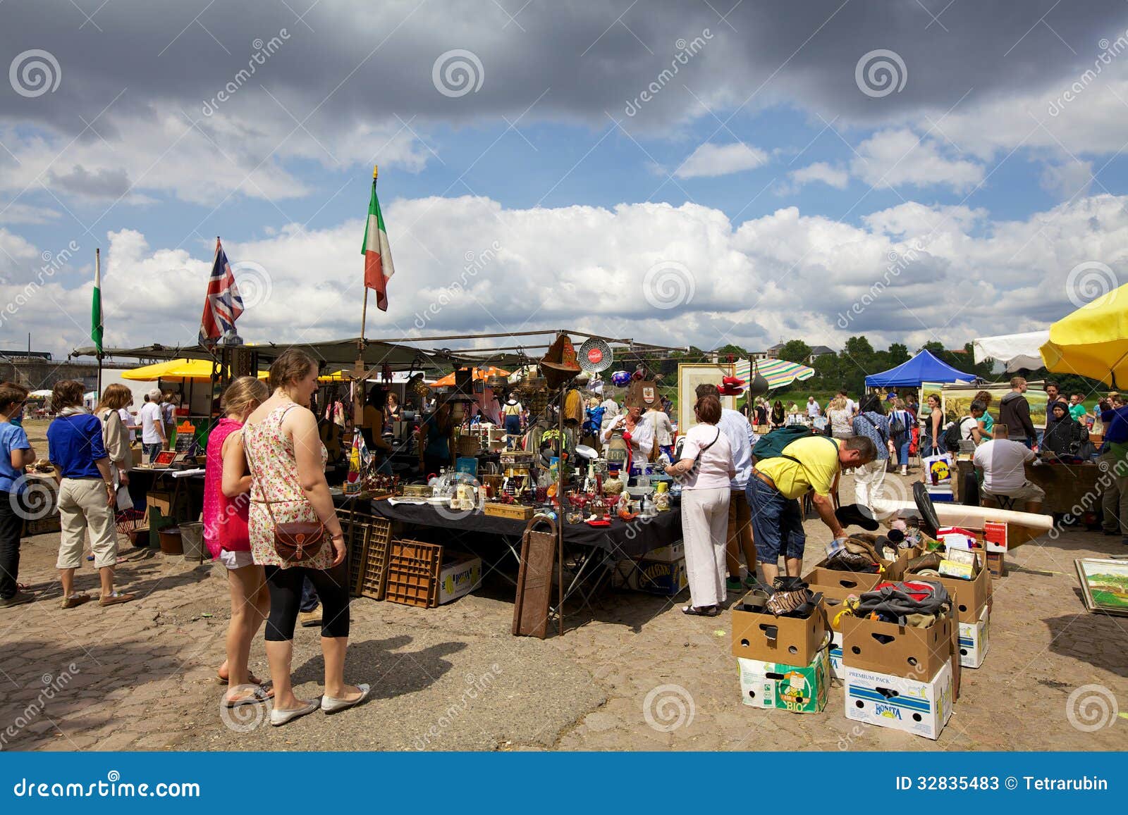 People at a flea market editorial stock photo. Image of knack - 32835483