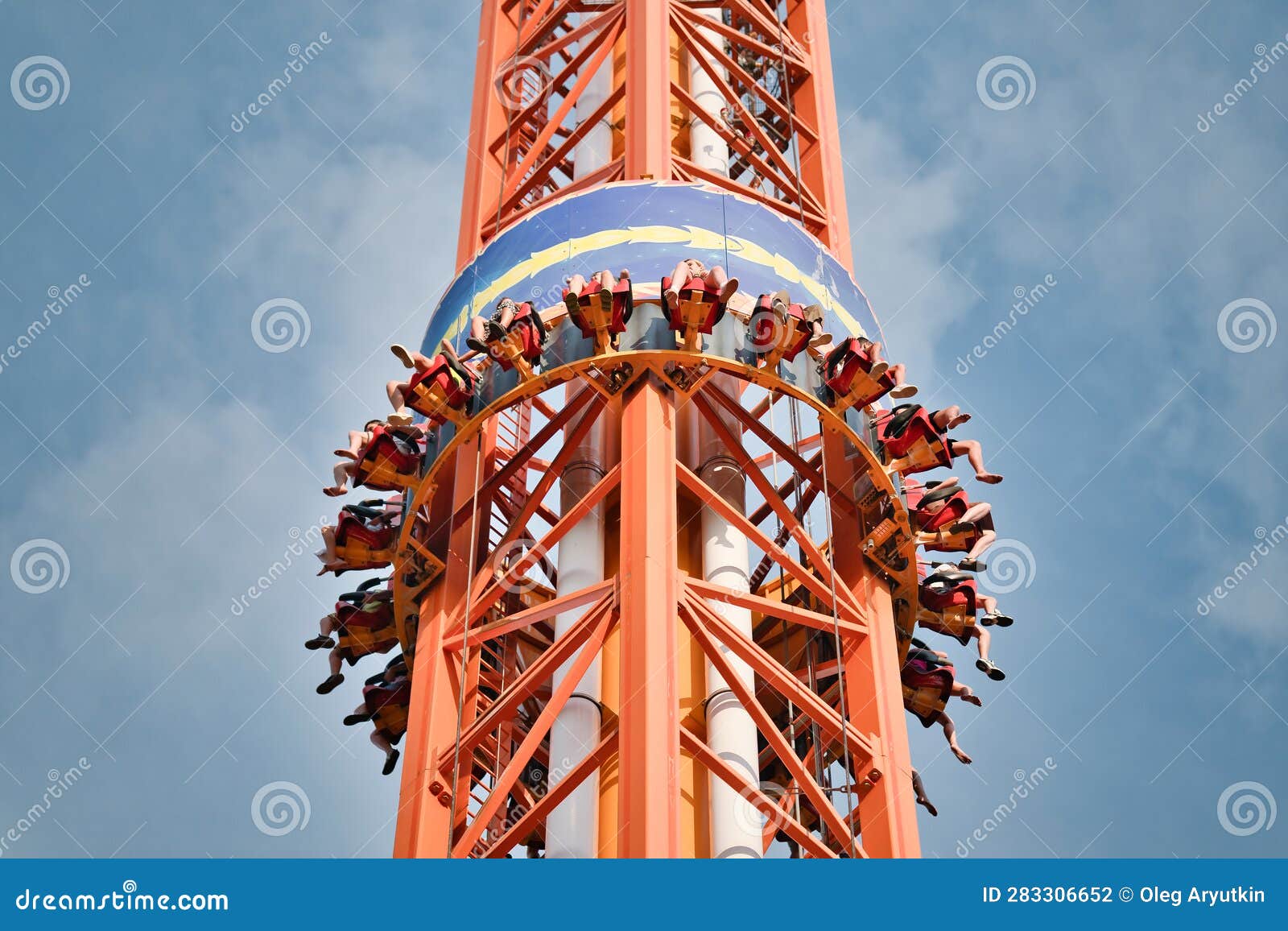 People Free Falling from Tower Ride at Amusement Park. Free Fall Tower ...