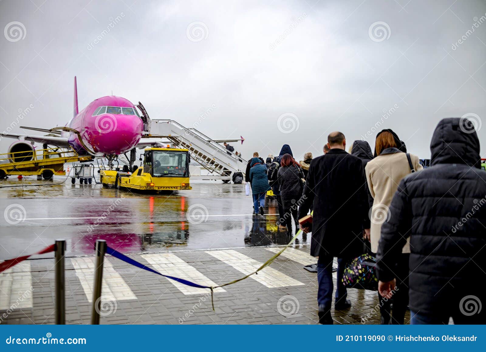 People Go on Boarding a Plane Editorial Image - Image of plane, lamp ...