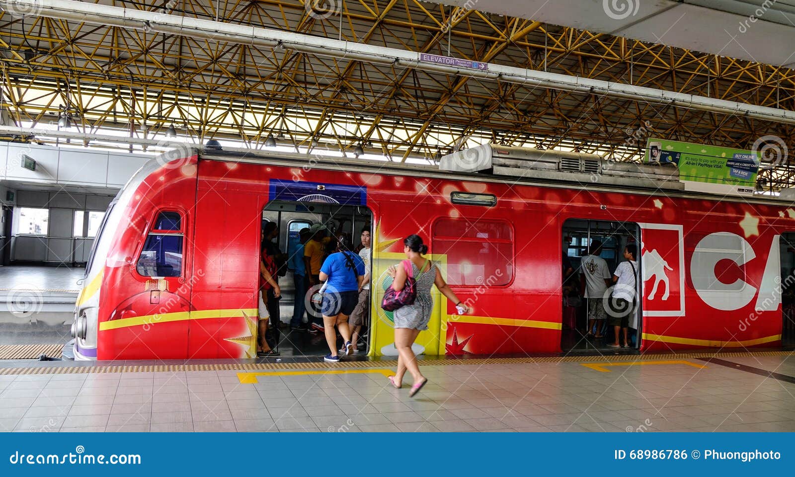 People Going To the Train in Manila, Philippines Editorial Photo ...
