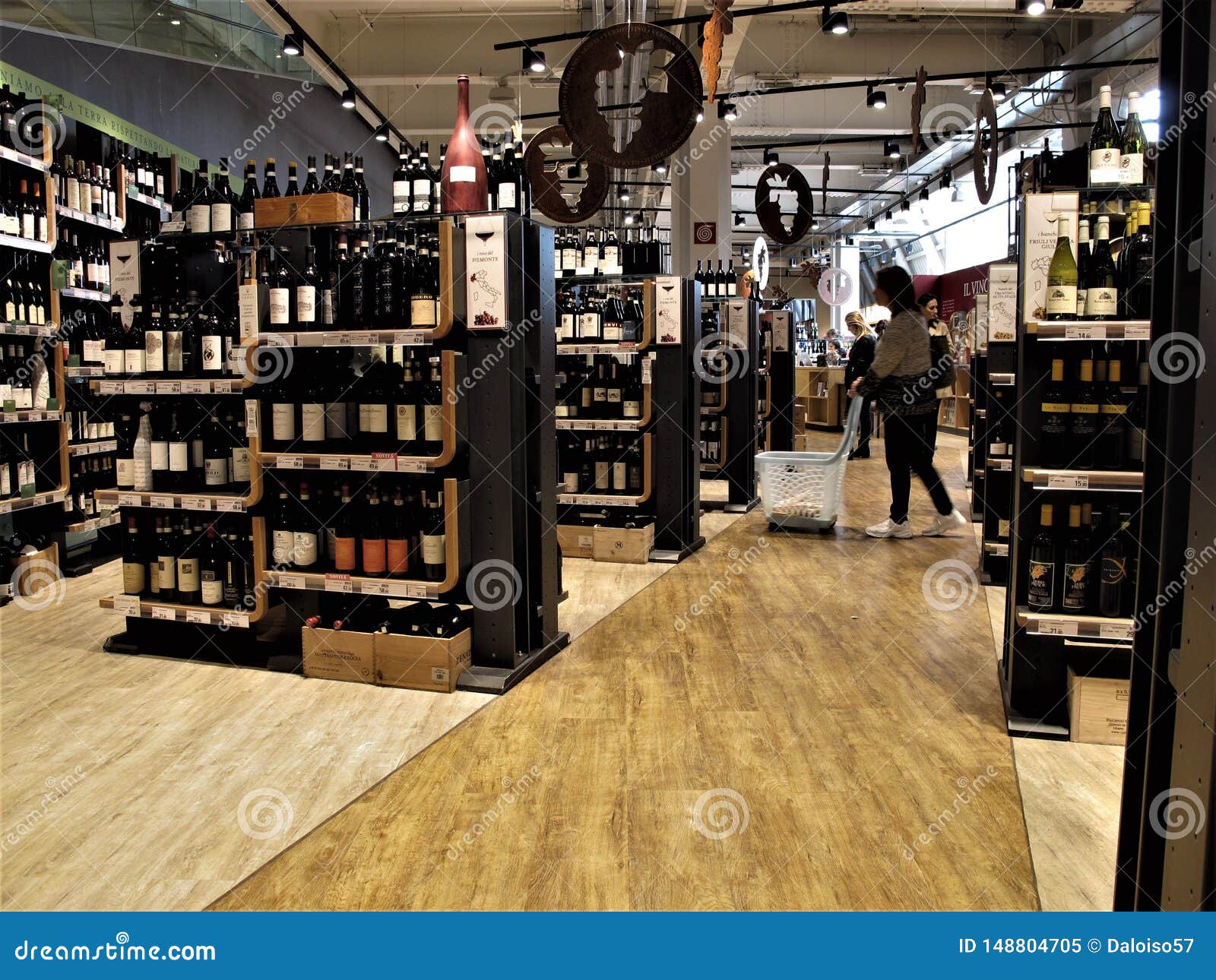 Eataly store in Rome editorial image. Image of people - 148804705