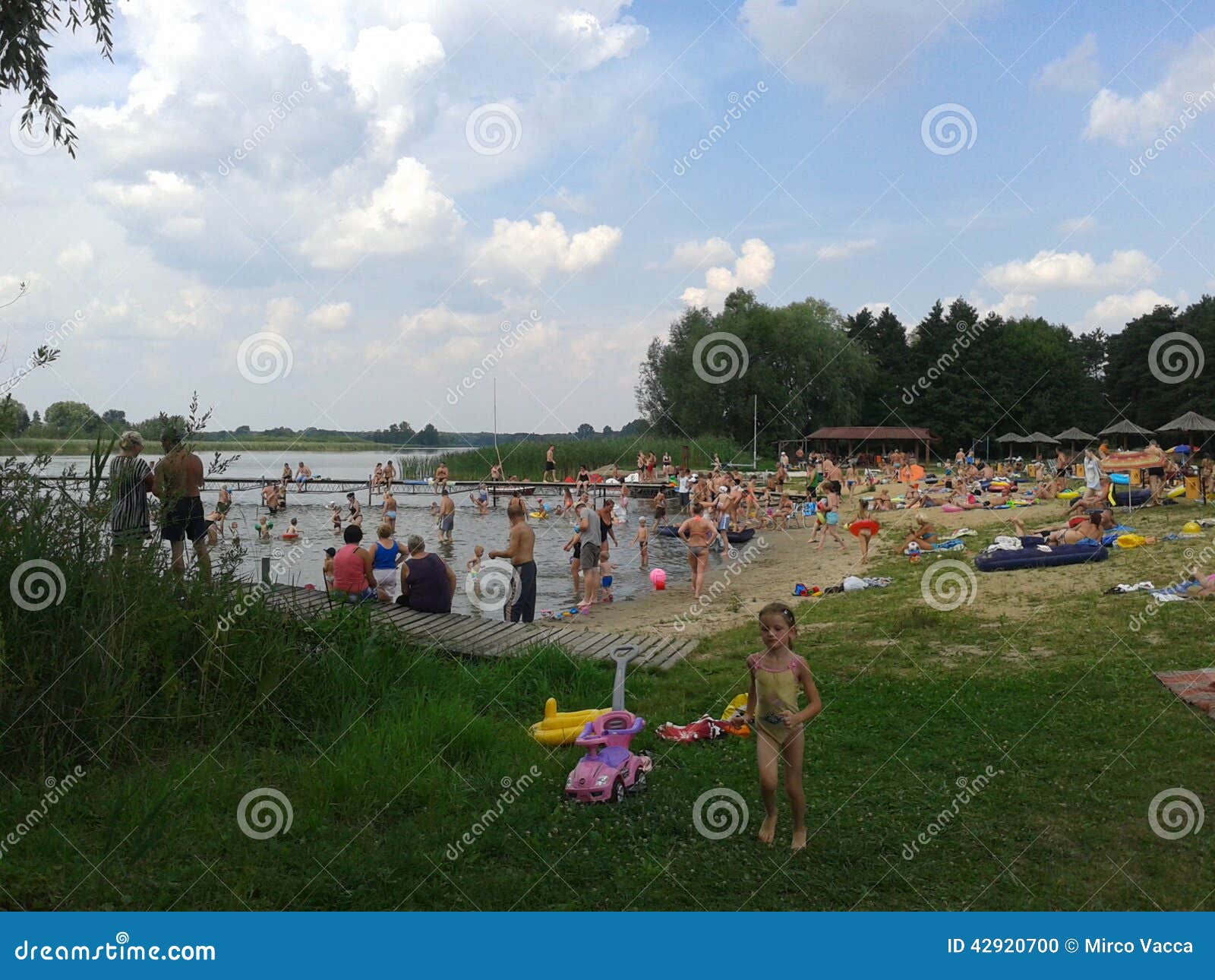 People by lake editorial image. Image of shore, recreation - 42920700