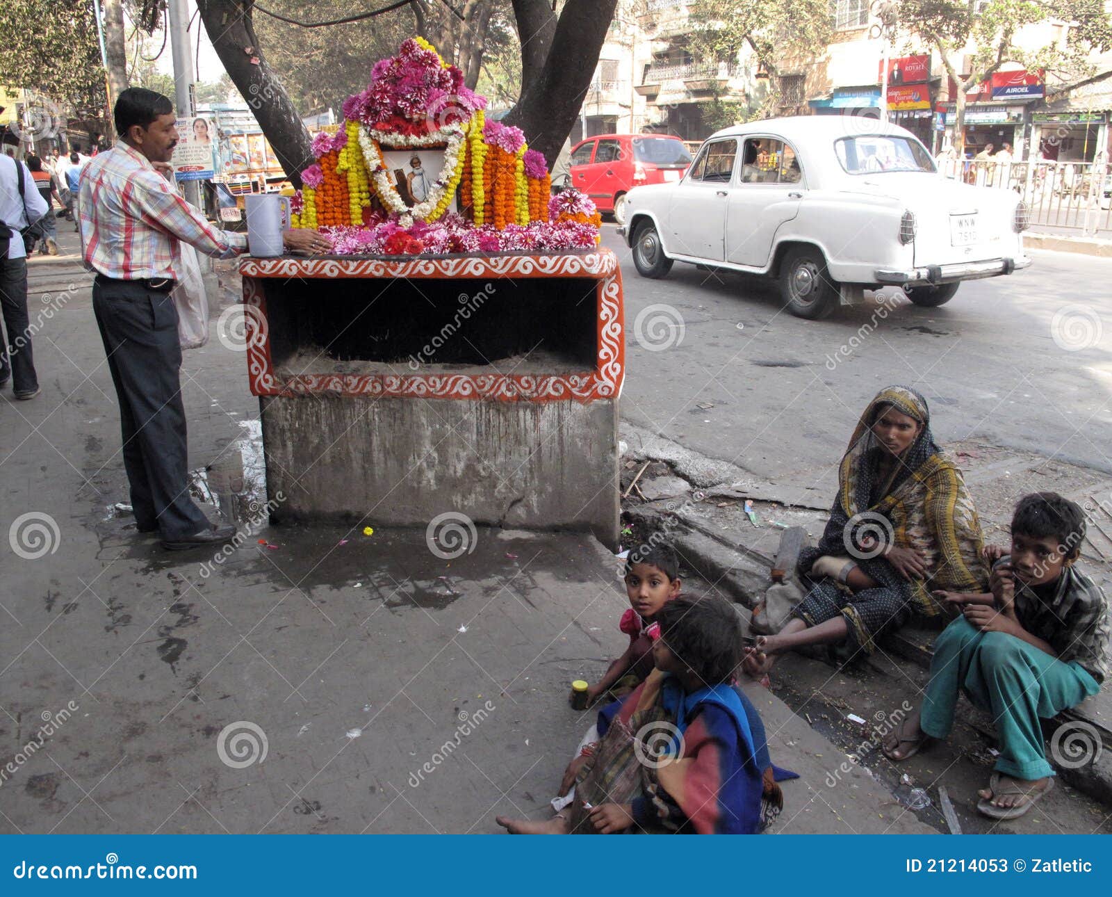 People Live and Work on the Streets Editorial Stock Photo - Image of ...