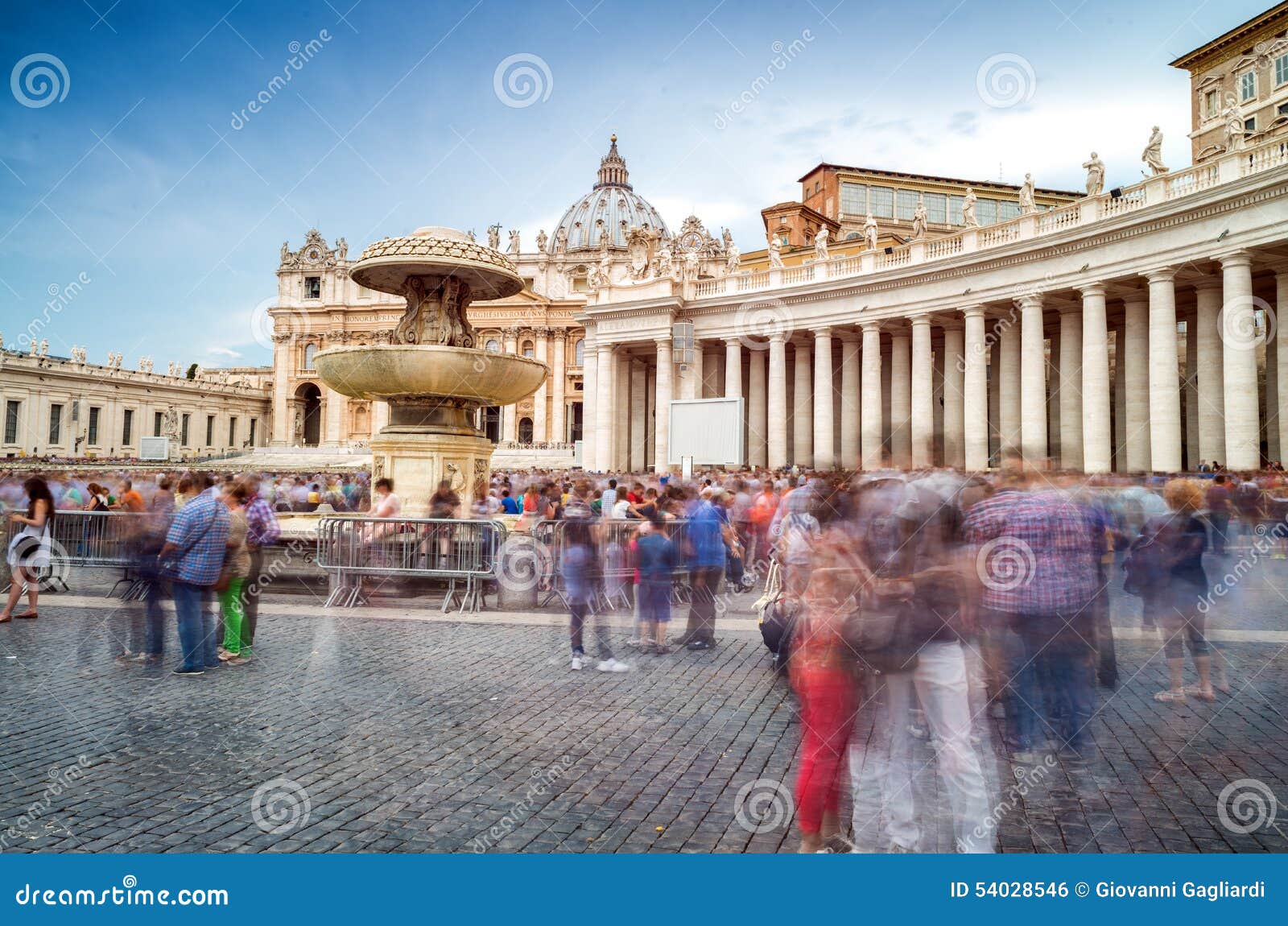 People Moving in Saint Peter Square, Vatican City Editorial Photo ...