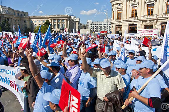 People at the National Unit Wage Protest Editorial Photo - Image of ...