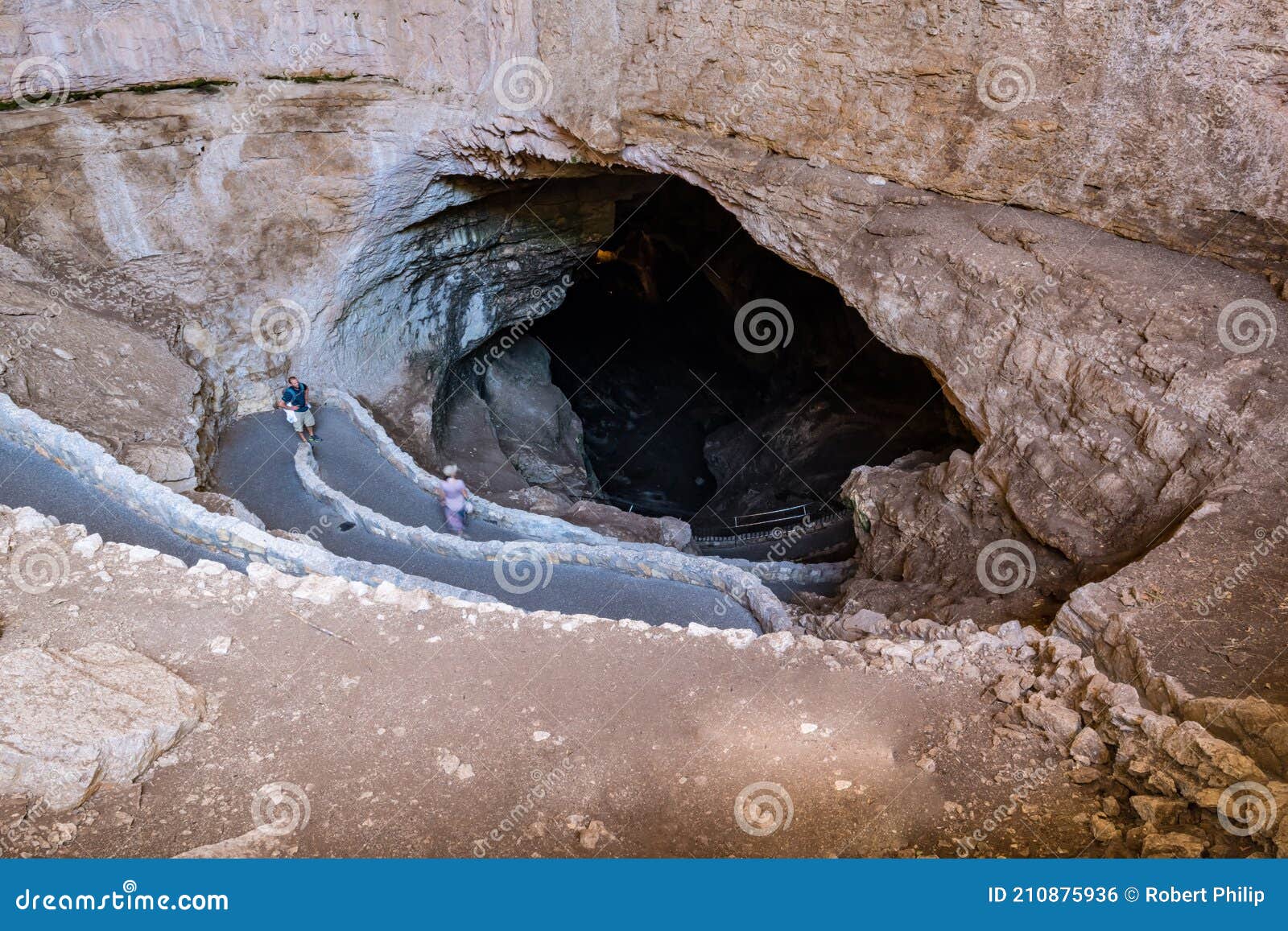 People on the Path into the Opening of the Carlsbad Caverns Editorial ...