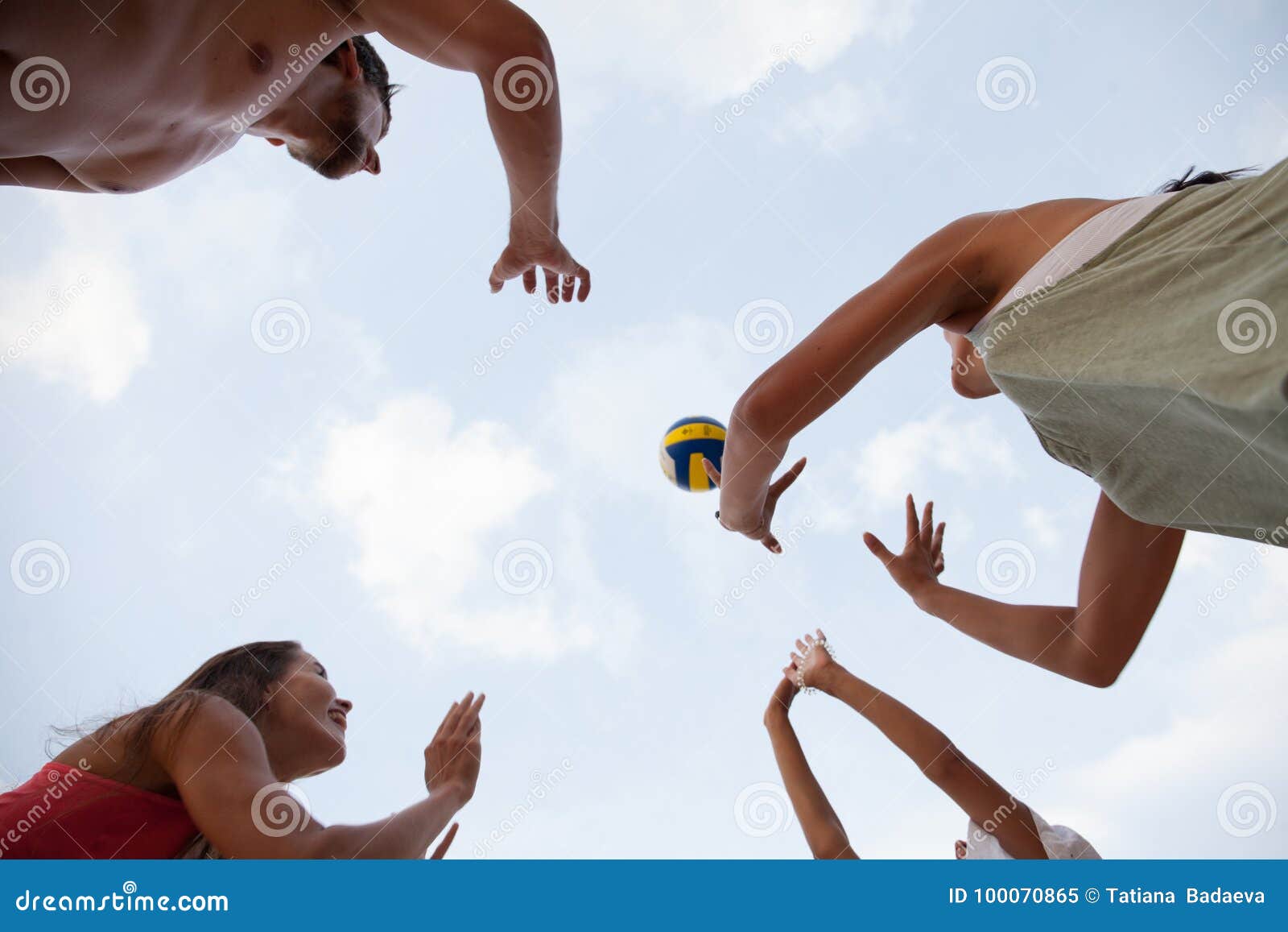People playing volleyball stock image. Image of play - 100070865