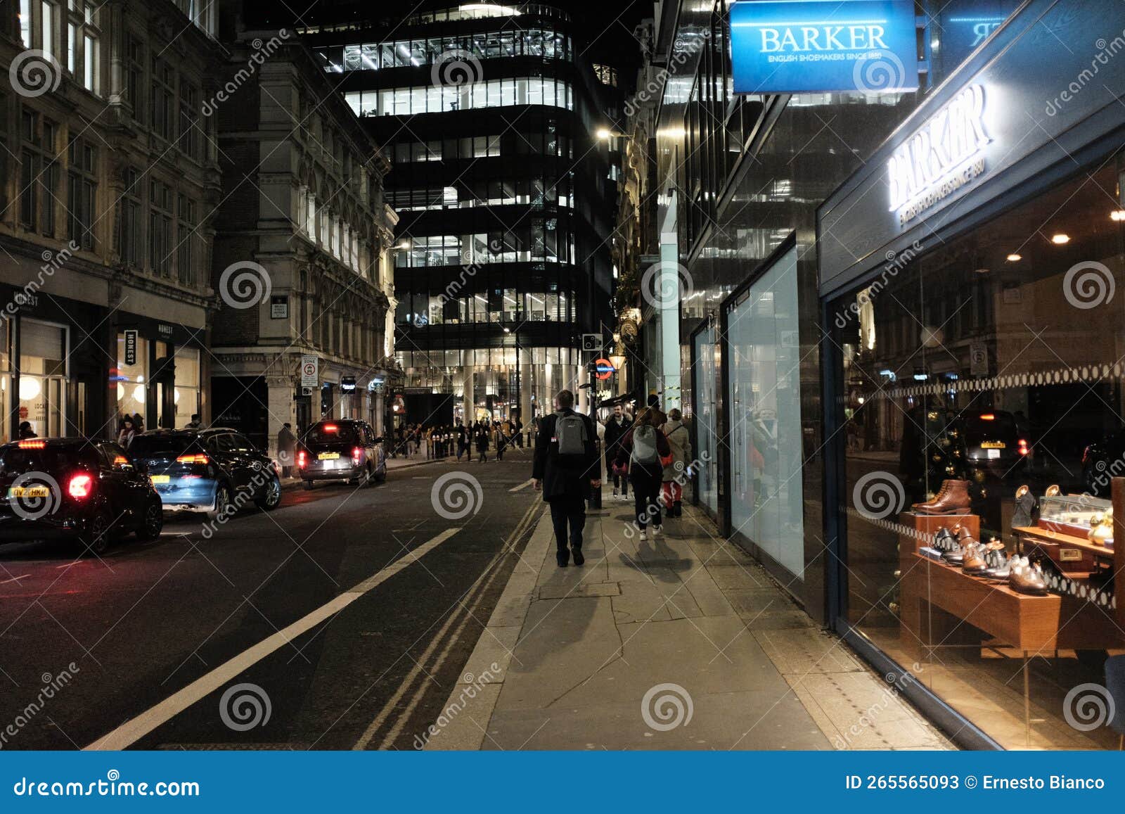People Returning Home from Work, Central London, Uk Editorial Stock ...