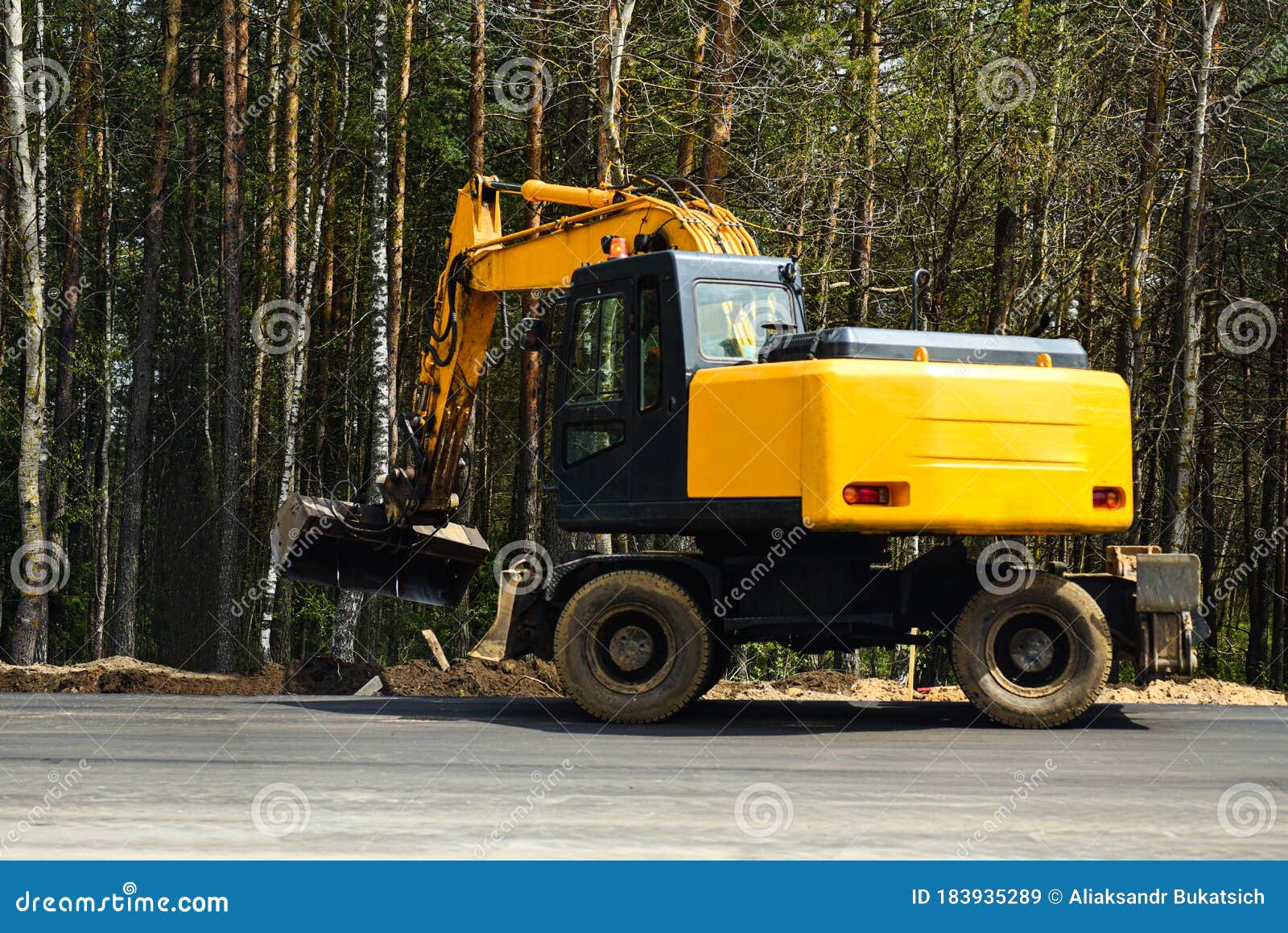 People on Road Equipment Build Asphalt Pavement Stock Image - Image of ...