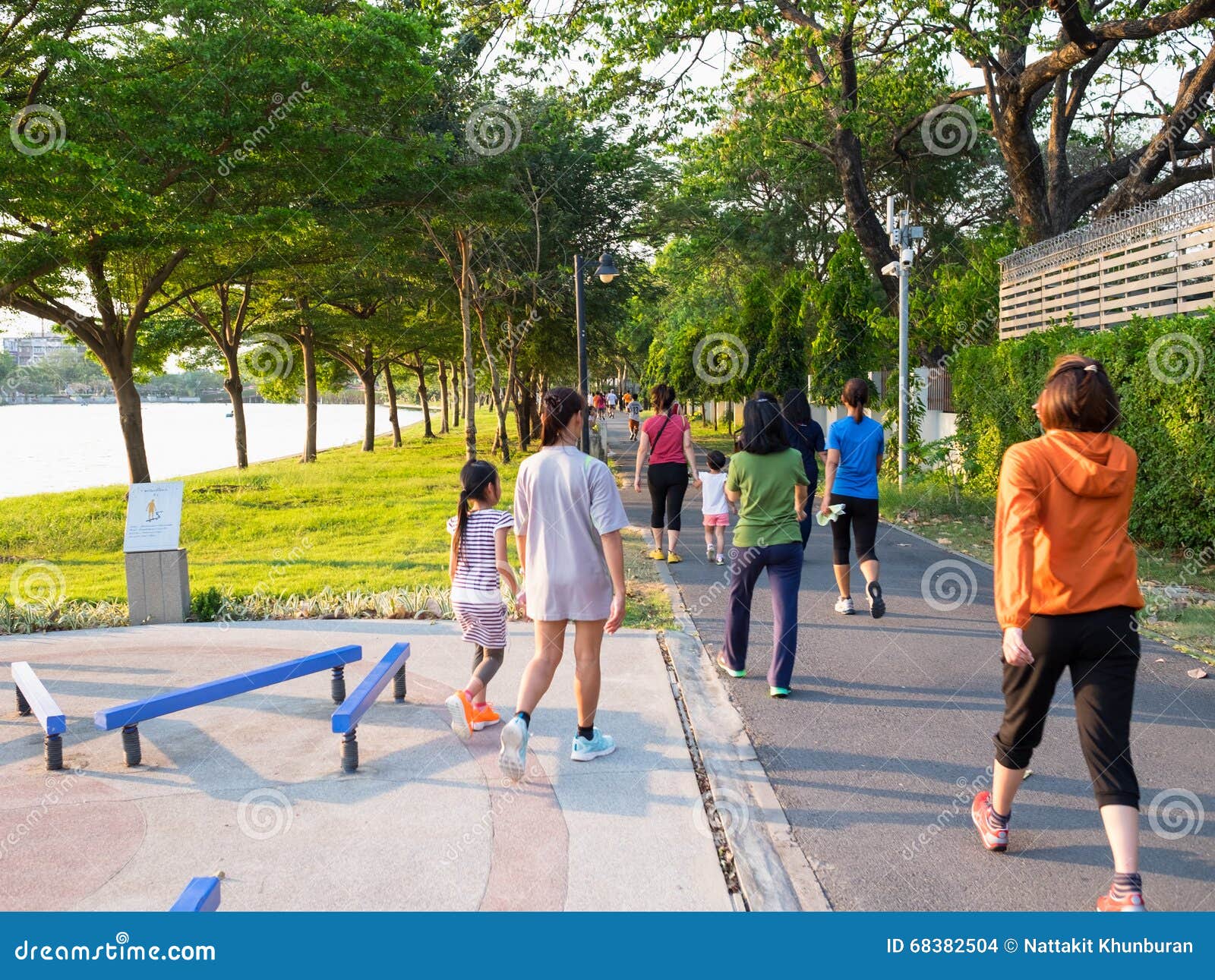 People Ruuning at Park in Evening Editorial Stock Image - Image of ...