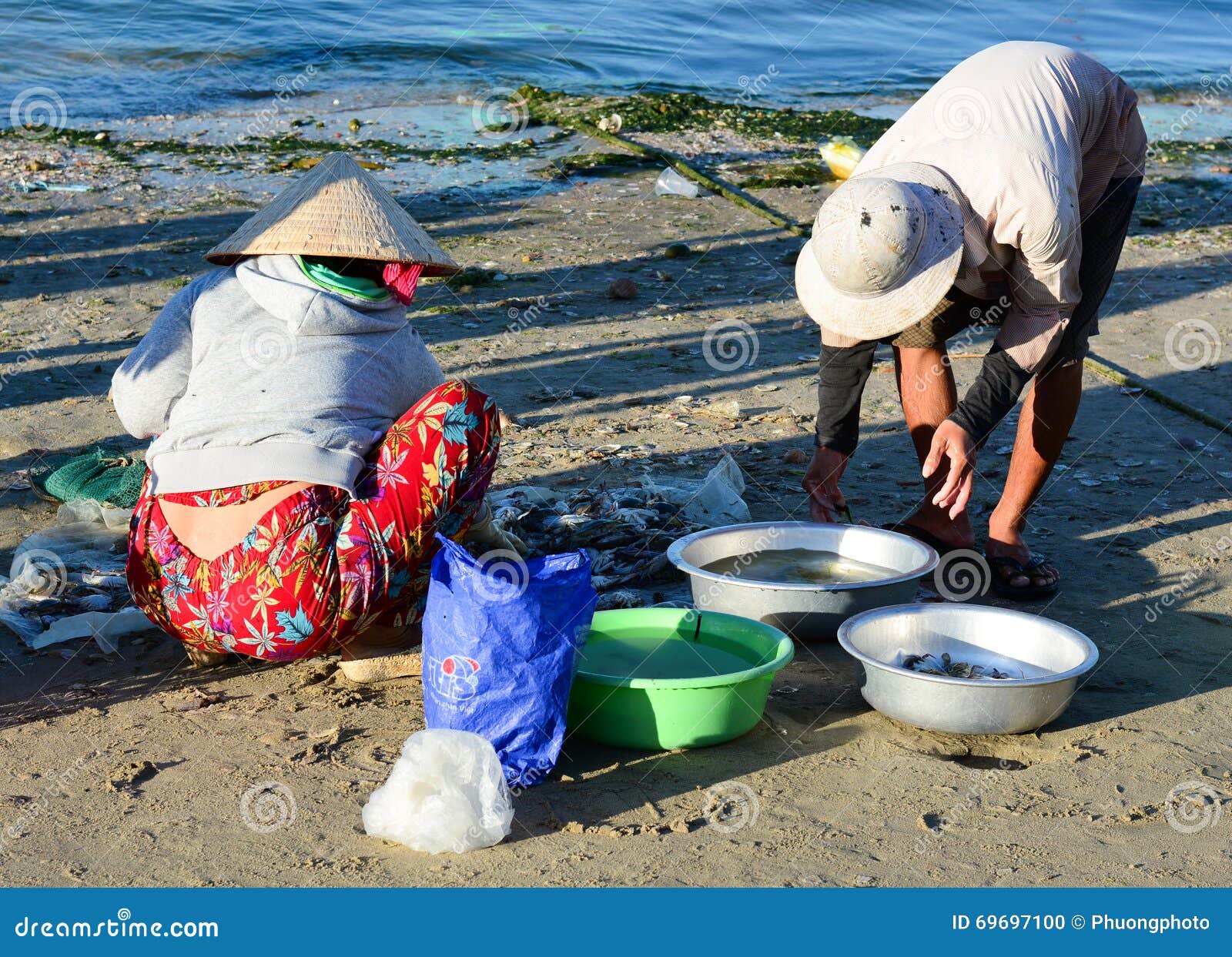 People Selling Fish on the Beach Editorial Image - Image of vietnam ...