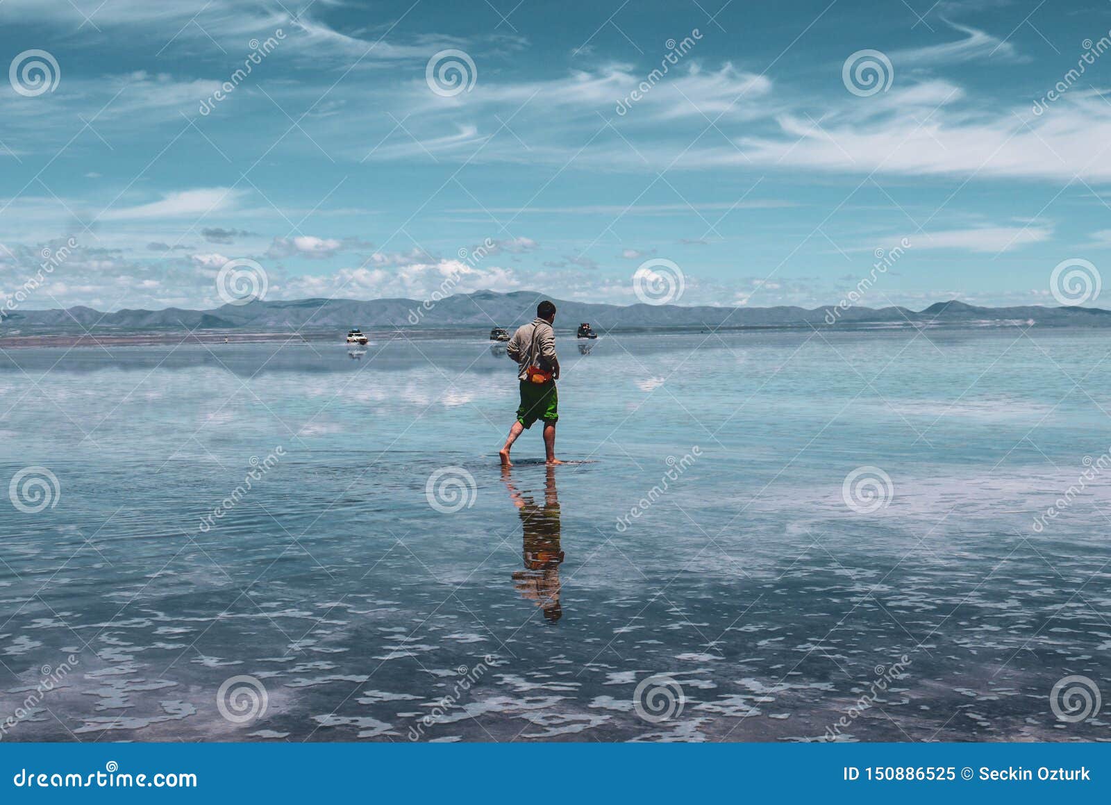 People Silhouette in the Salar De Uyuni Editorial Image - Image of ...