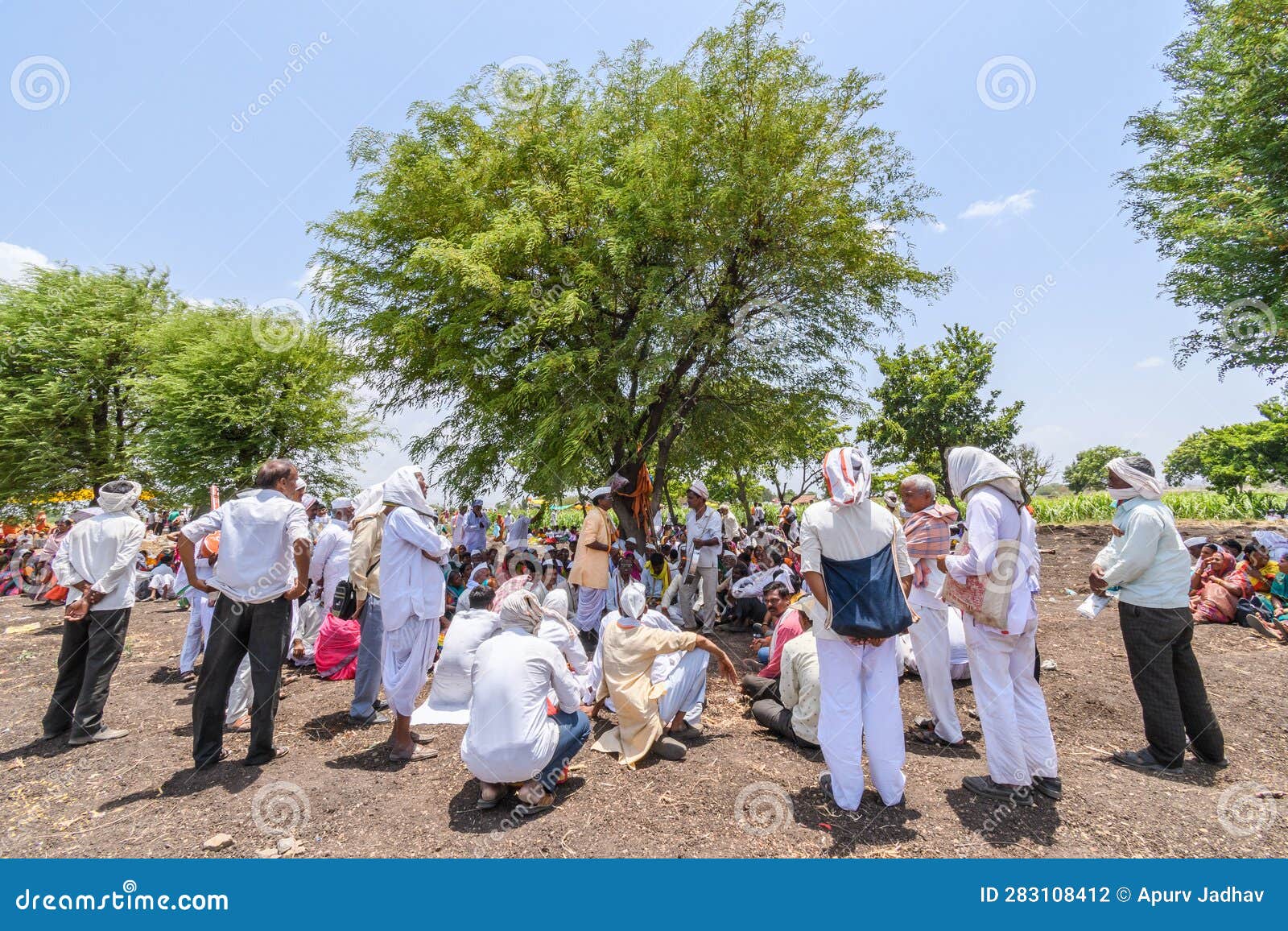 People Sitting Under a Tree and Enjoying Bharud Editorial Photography ...