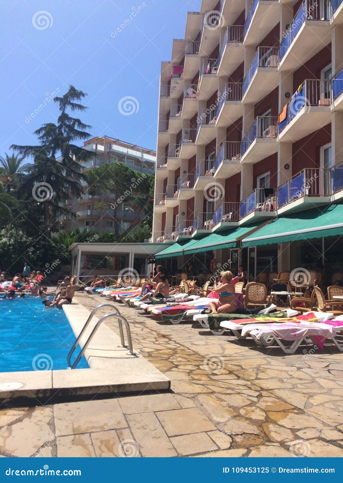 Pool editorial image. Image of summer, pool, people - 109453125