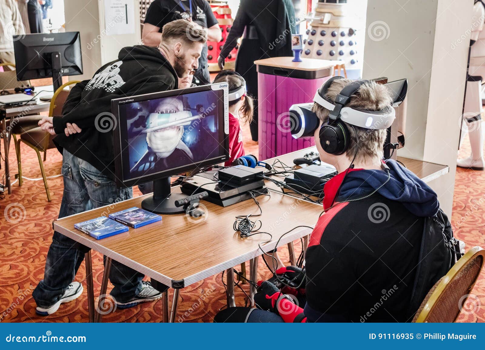 People Using Playstation Vr Editorial Image Image Of Playing Glasses 91116935