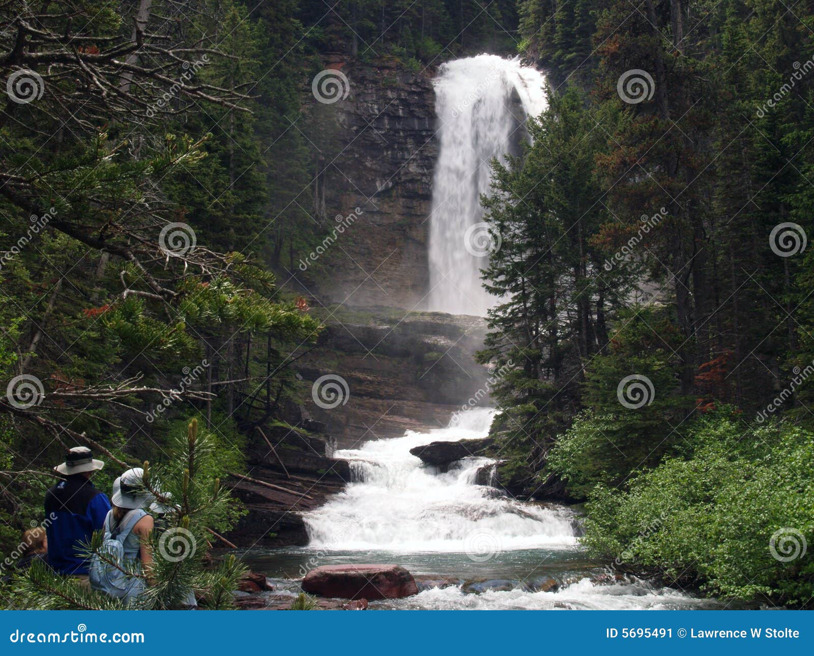 People Viewing Virginia Falls Stock Image - Image of looking, mist: 5695491