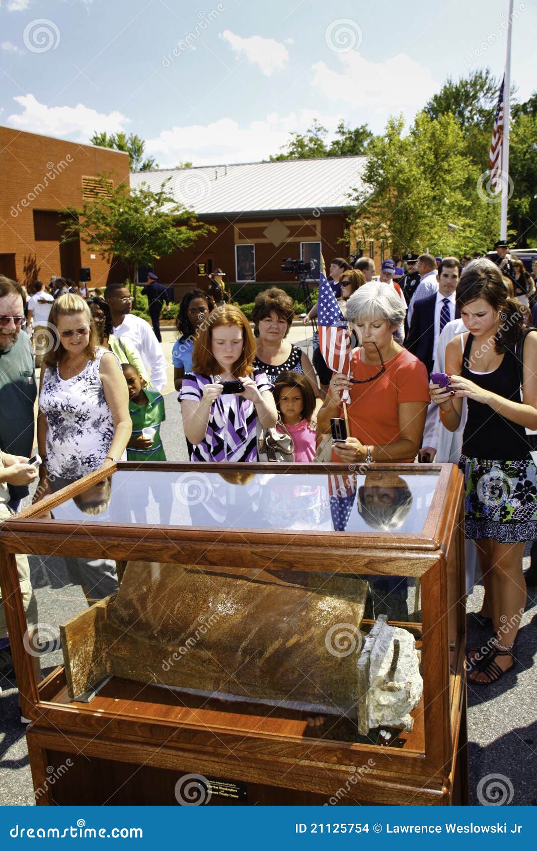 People Viewing World Trade Center Relic Display Editorial Stock Image ...