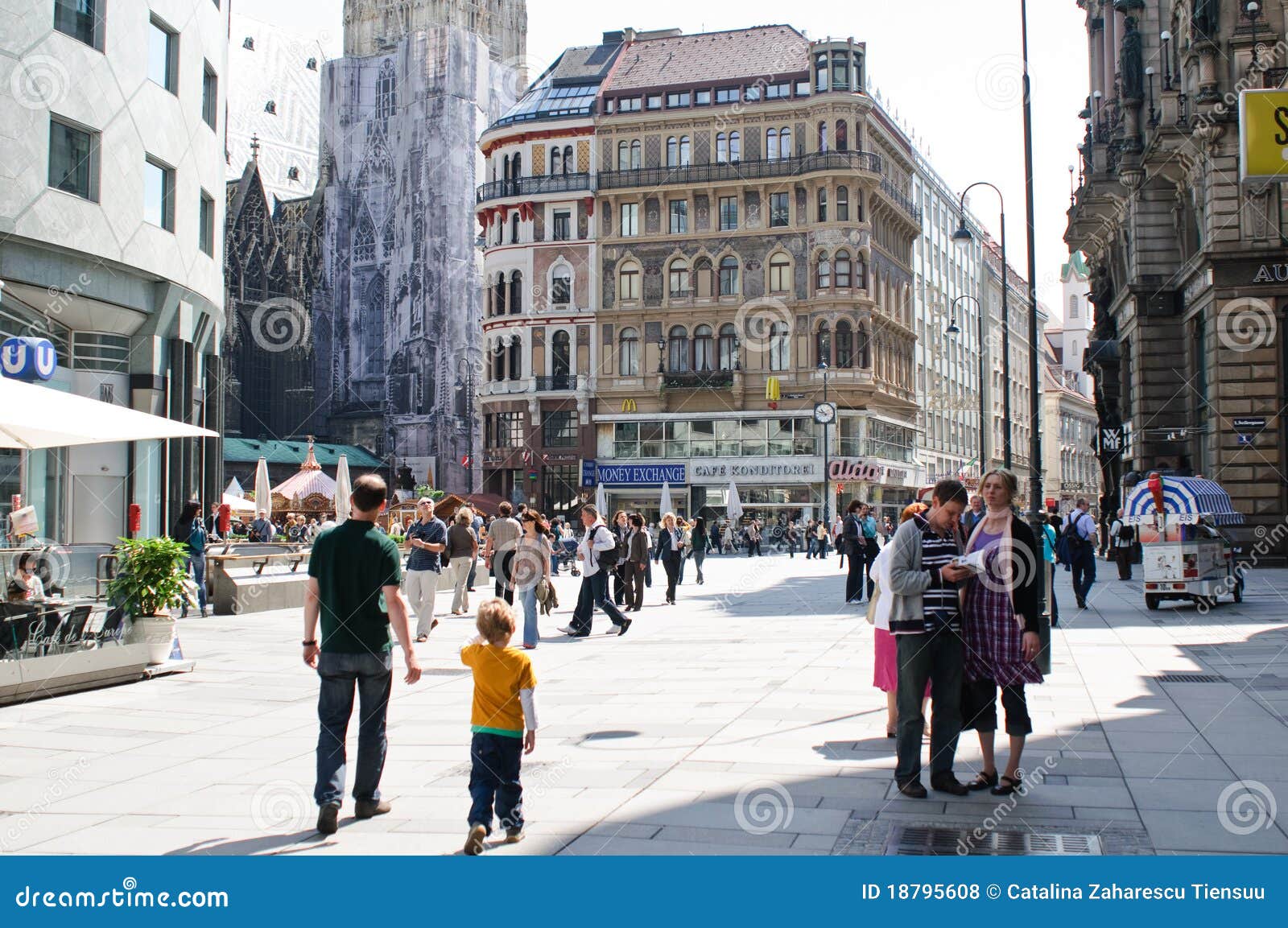 People Visiting Landmarks in Vienna Editorial Stock Photo - Image of ...