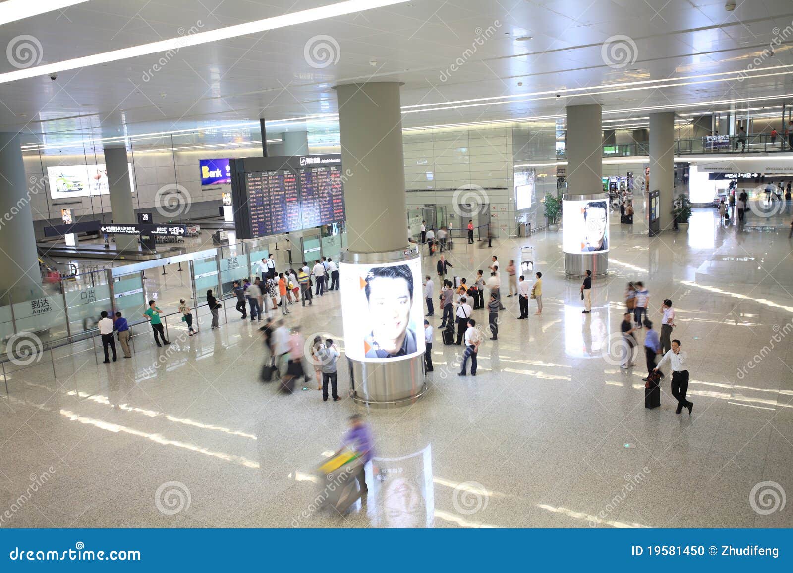 People waiting at airport editorial image. Image of flight - 19581450