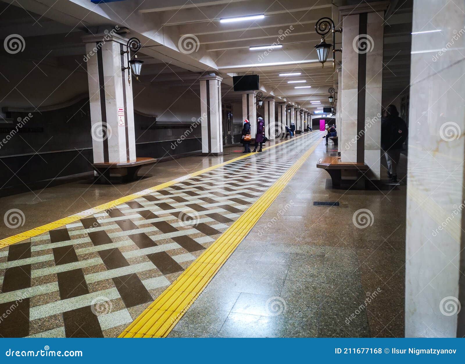 People Waiting for Subway Train at Subway Station Stock Photo - Image ...