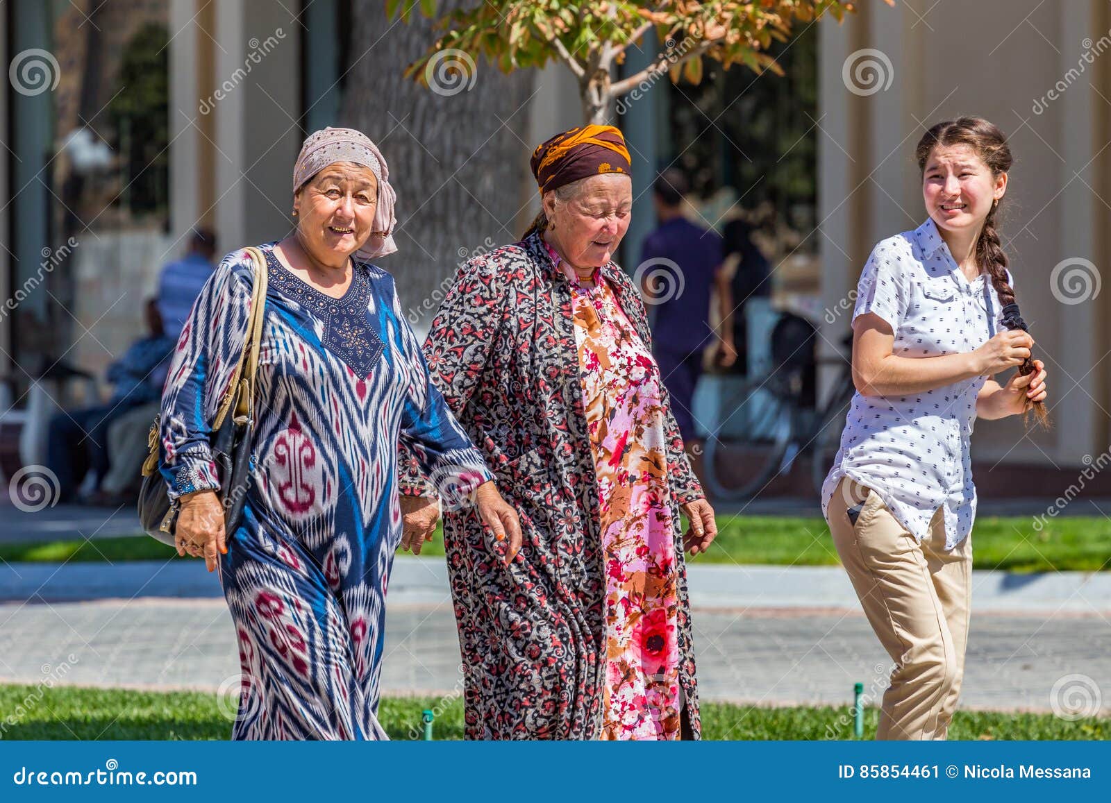 People Walk in Samarkand, Uzbekistan Editorial Photo - Image of ...
