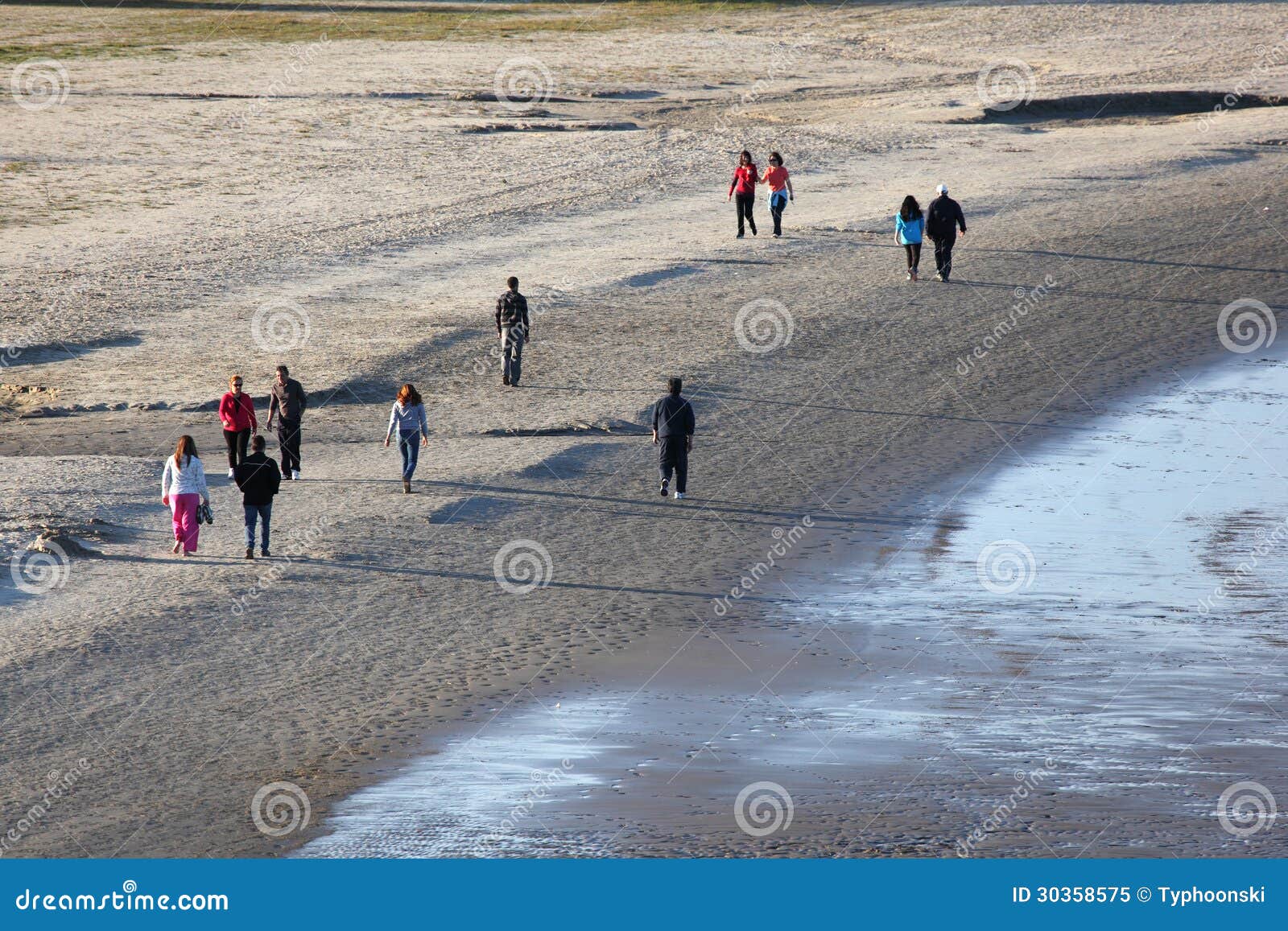 People Walking on the Beach Editorial Image - Image of walking, beach ...