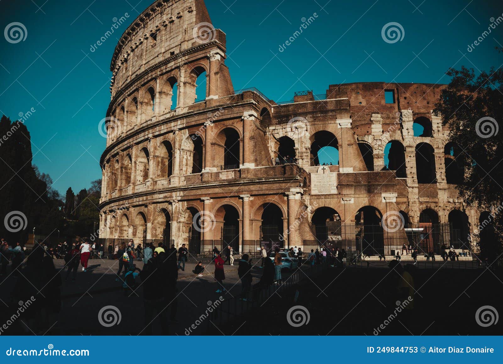 People Walking through the Roman Colosseum Stock Image - Image of ...