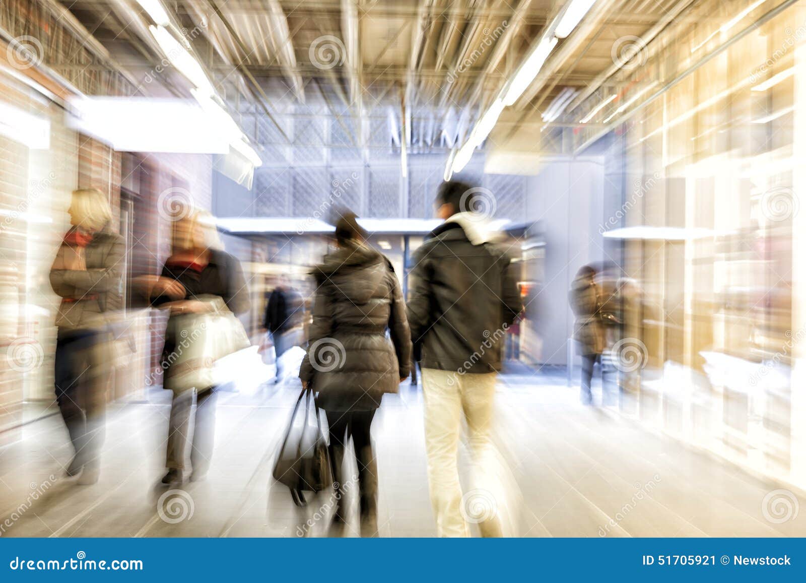 The Zoom Effect When Photographing A House At A Slow Shutter Speed At ...