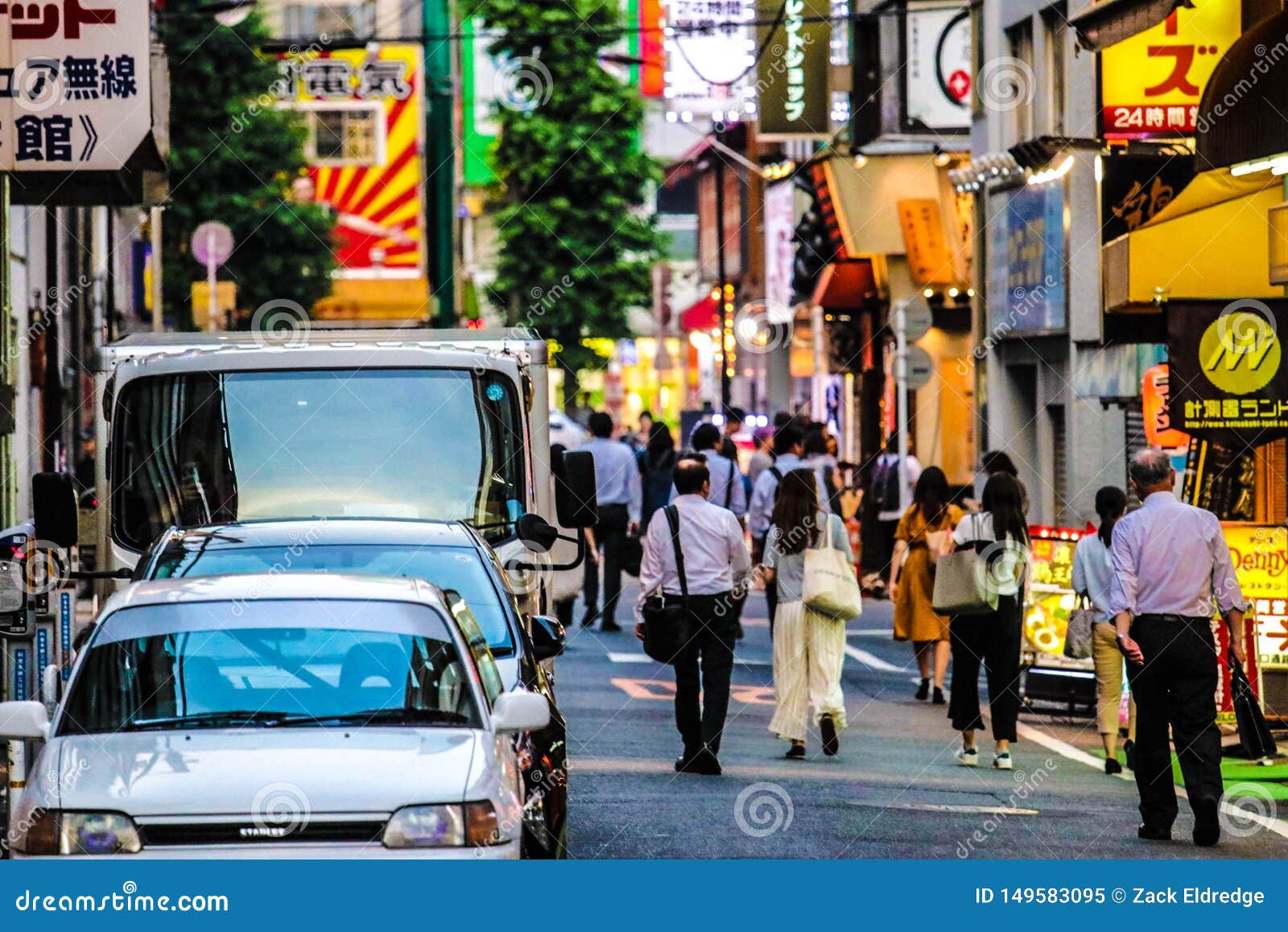 People Walking on the Streets of Tokyo Editorial Image - Image of ...