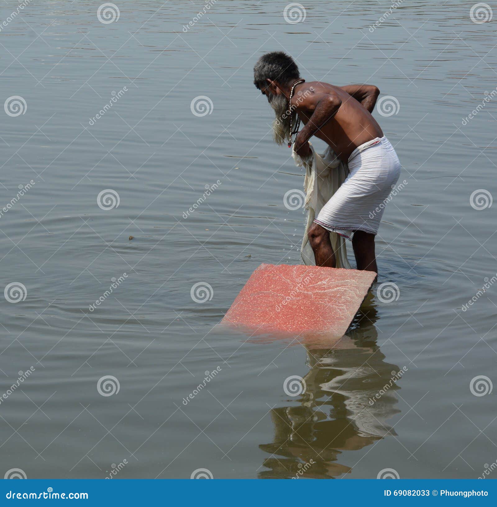 People Washing Clothes on the River Editorial Stock Photo - Image of ...