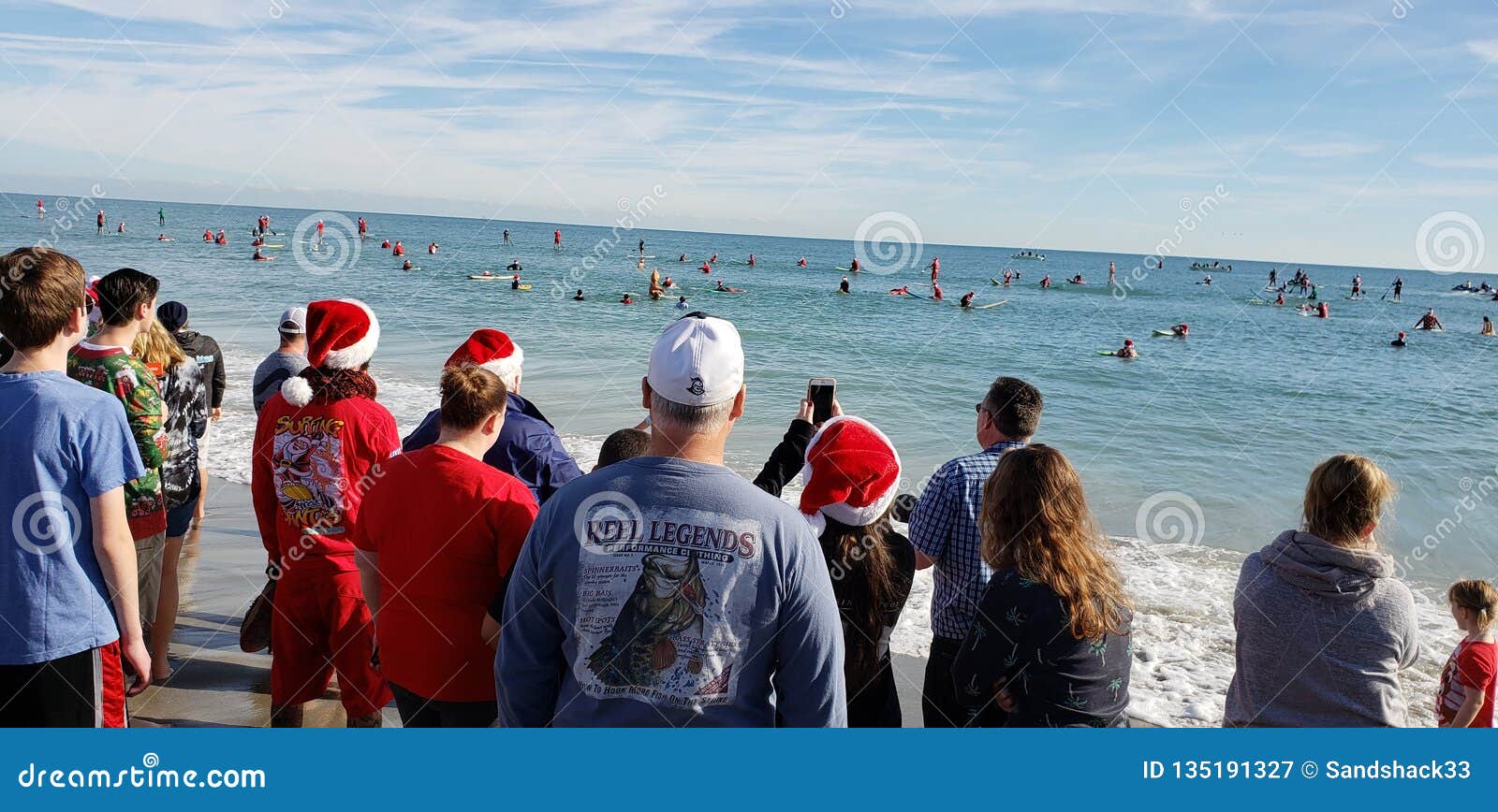 Spectators in Cocoa Beach editorial photography. Image of cocoa - 135191327