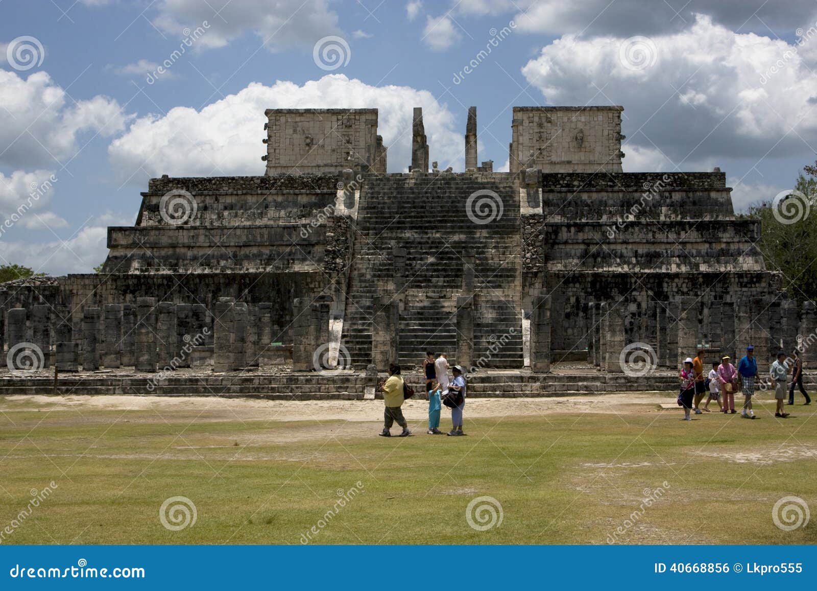 People a Wild Angle of the Chichen Itza Temple Tulum Editorial Photo ...