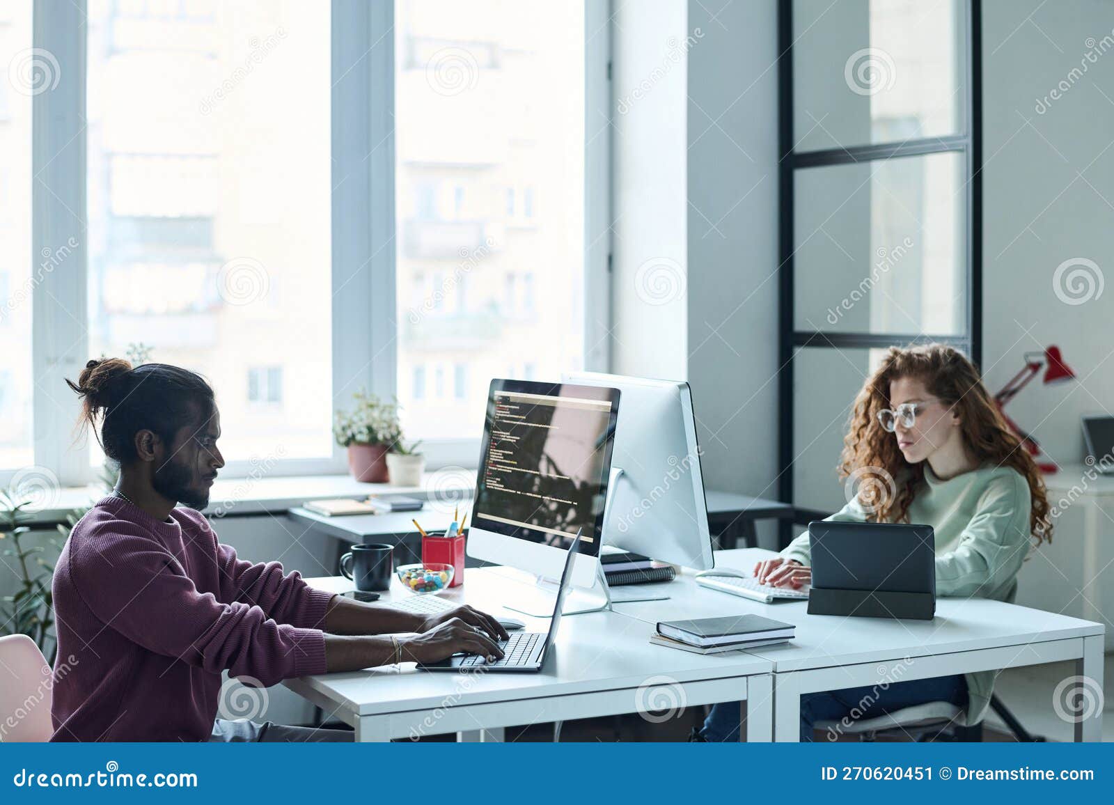 People Working on Computers in it Office Stock Image - Image of screen ...