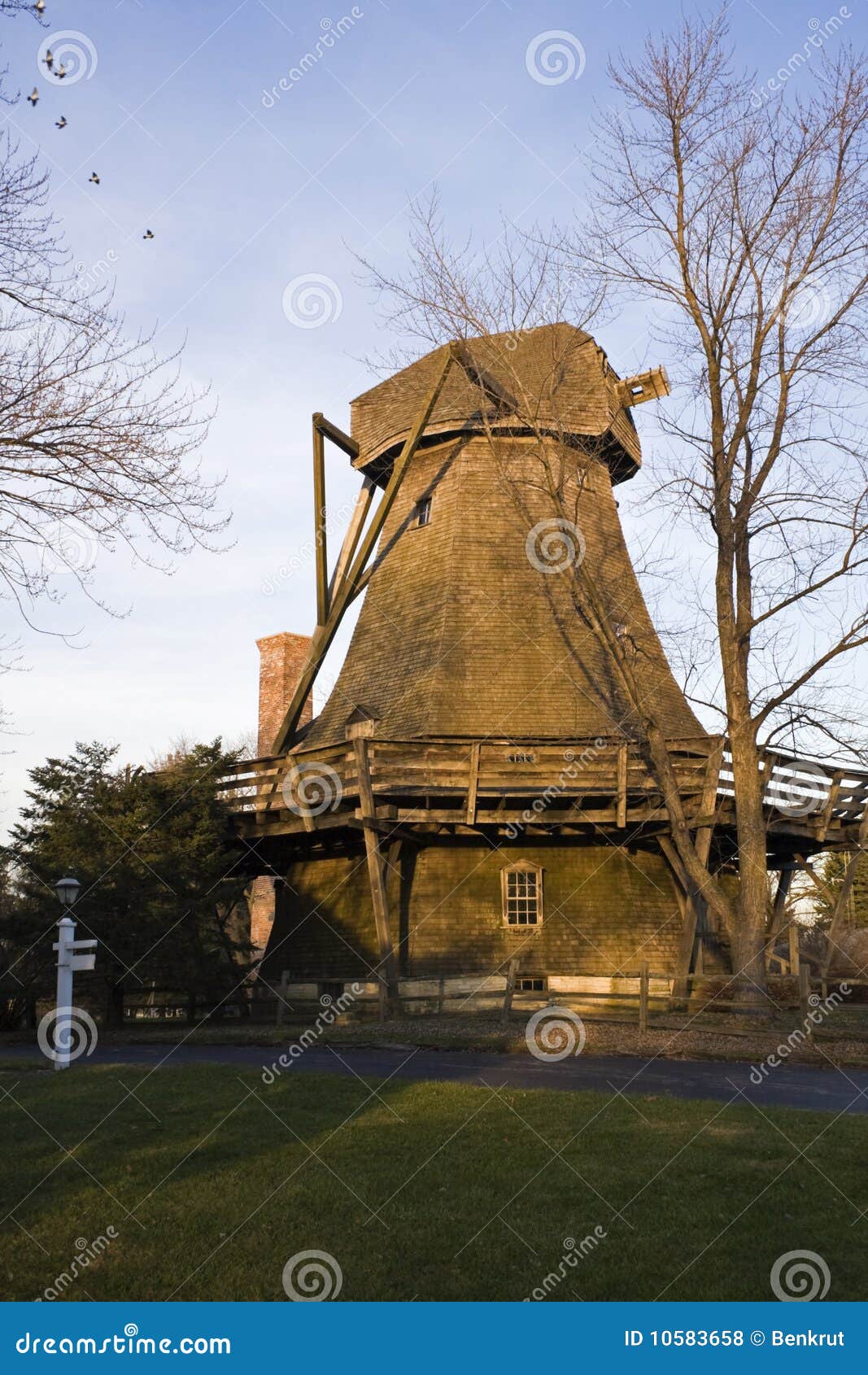 Peotone Windmill stock photo. Image of suburb, windmill - 10583658