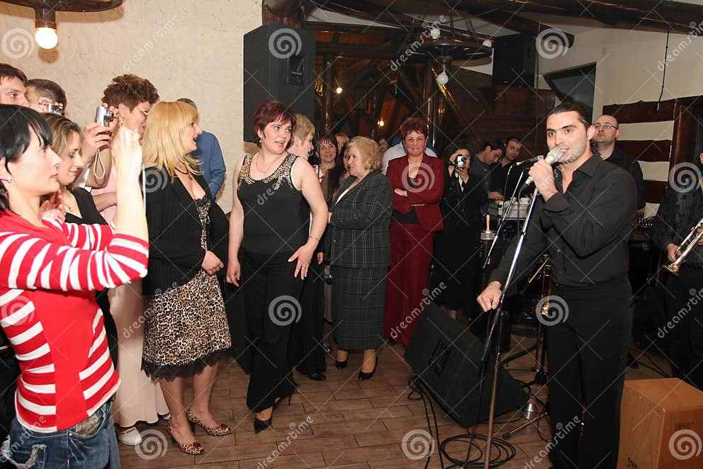 Pepe editorial image. Image of song, latino, microphone - 24280240