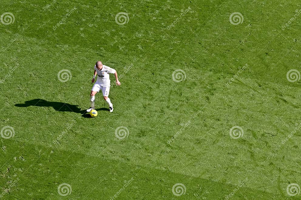 Pepe playing ball editorial image. Image of soccer, trick - 22336595