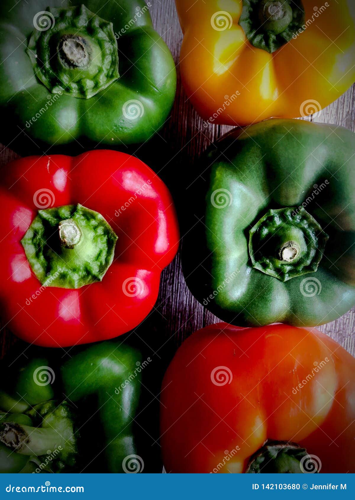 Peperoni Assorted fotografia stock. Immagine di organico - 142103680