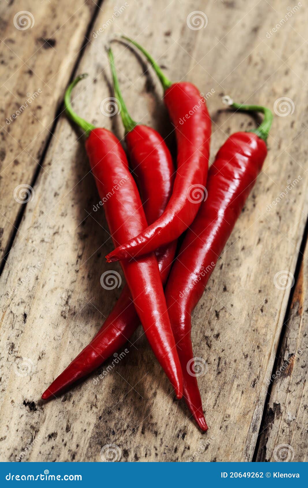 Peperoni Di Peperoncino Rosso Fotografia Stock - Immagine di oggetti ...