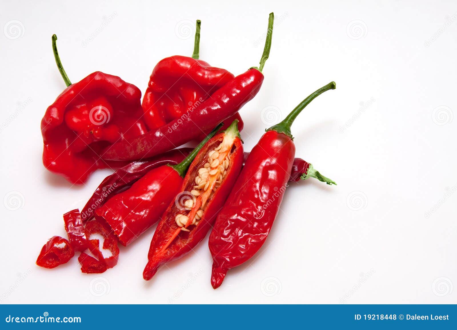 Peperoni Di Peperoncino Rosso Rosso Fotografia Stock - Immagine di ...