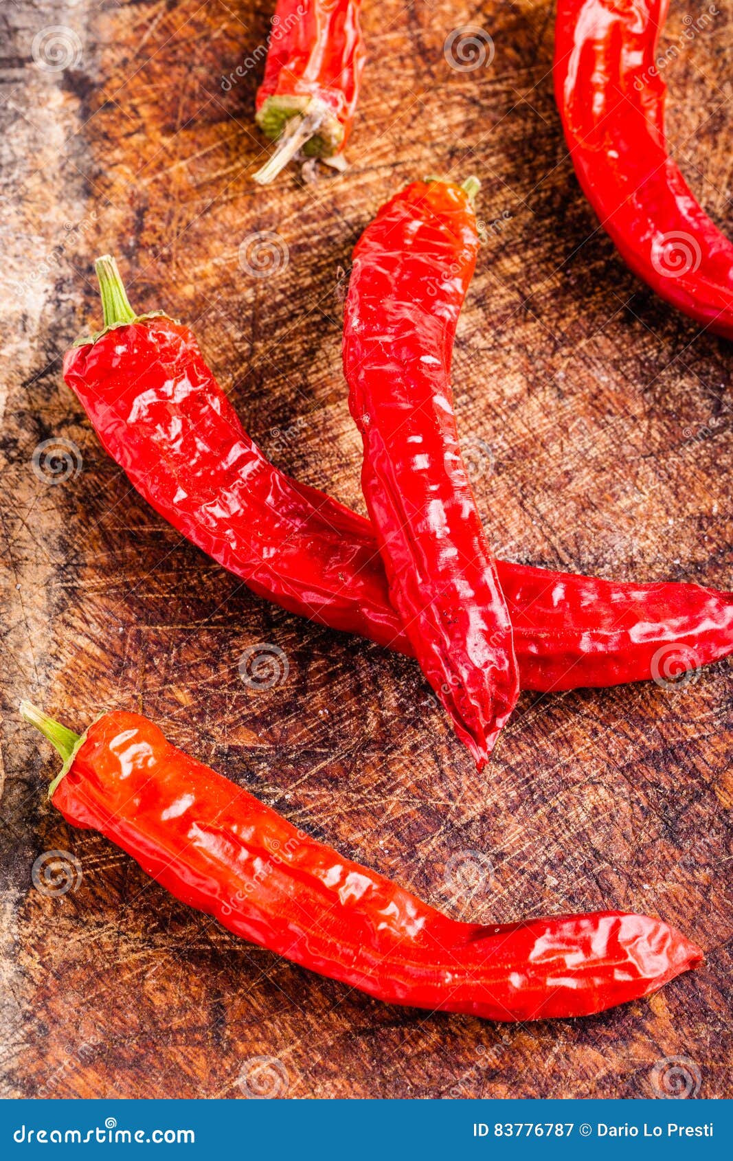Peperoni Di Peperoncino Rosso Secchi Immagine Stock - Immagine di ...