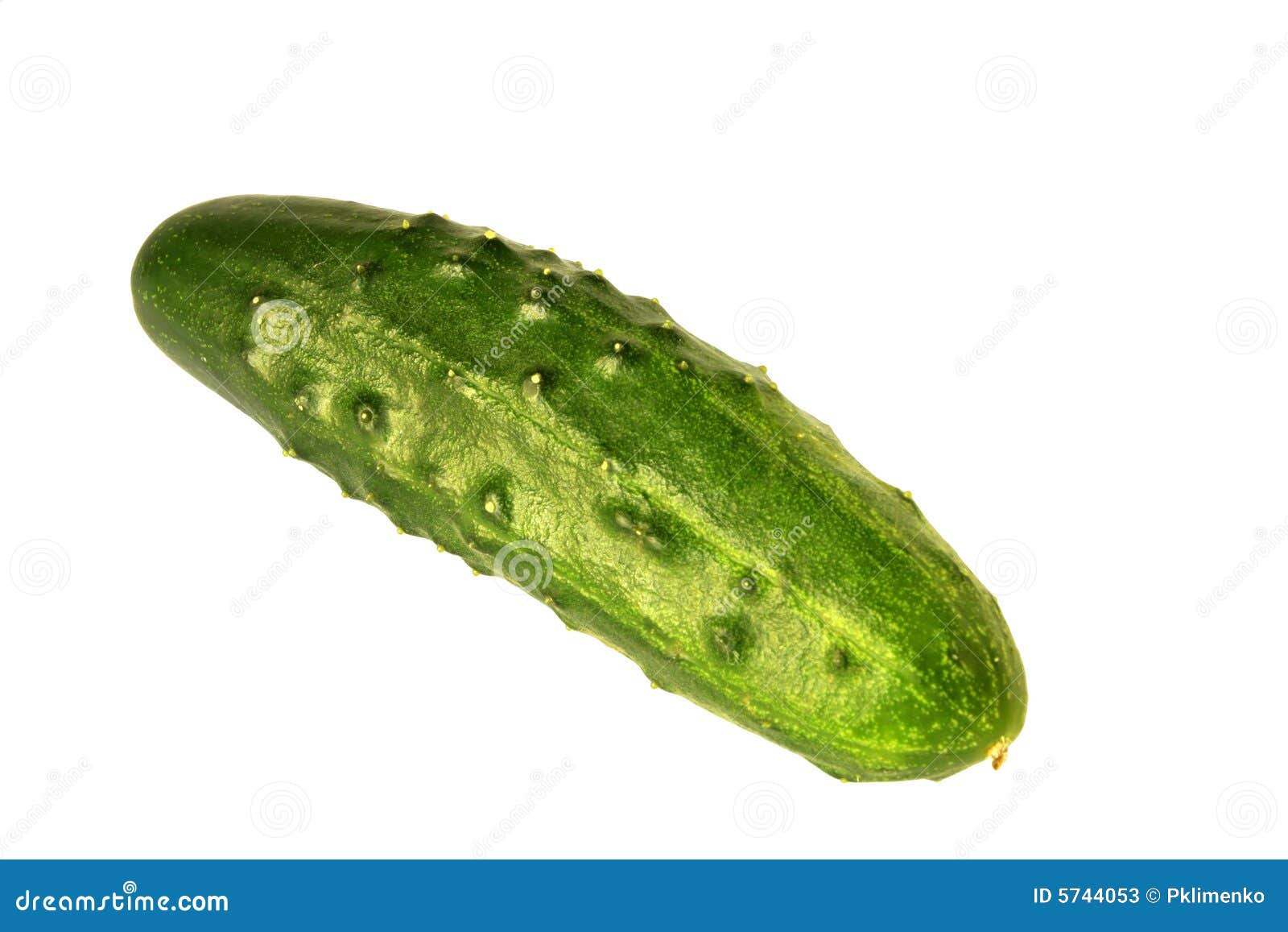 Pepino - aislado en blanco imagen de archivo. Imagen de pepino - 5744053
