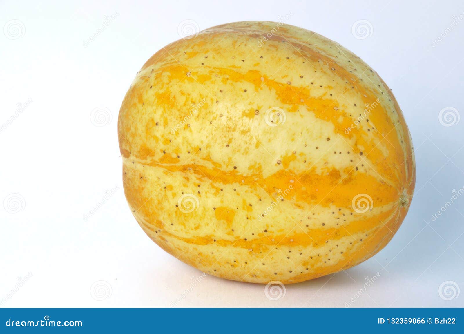 Pepino amarillo foto de archivo. Imagen de cubo, pepino - 132359066