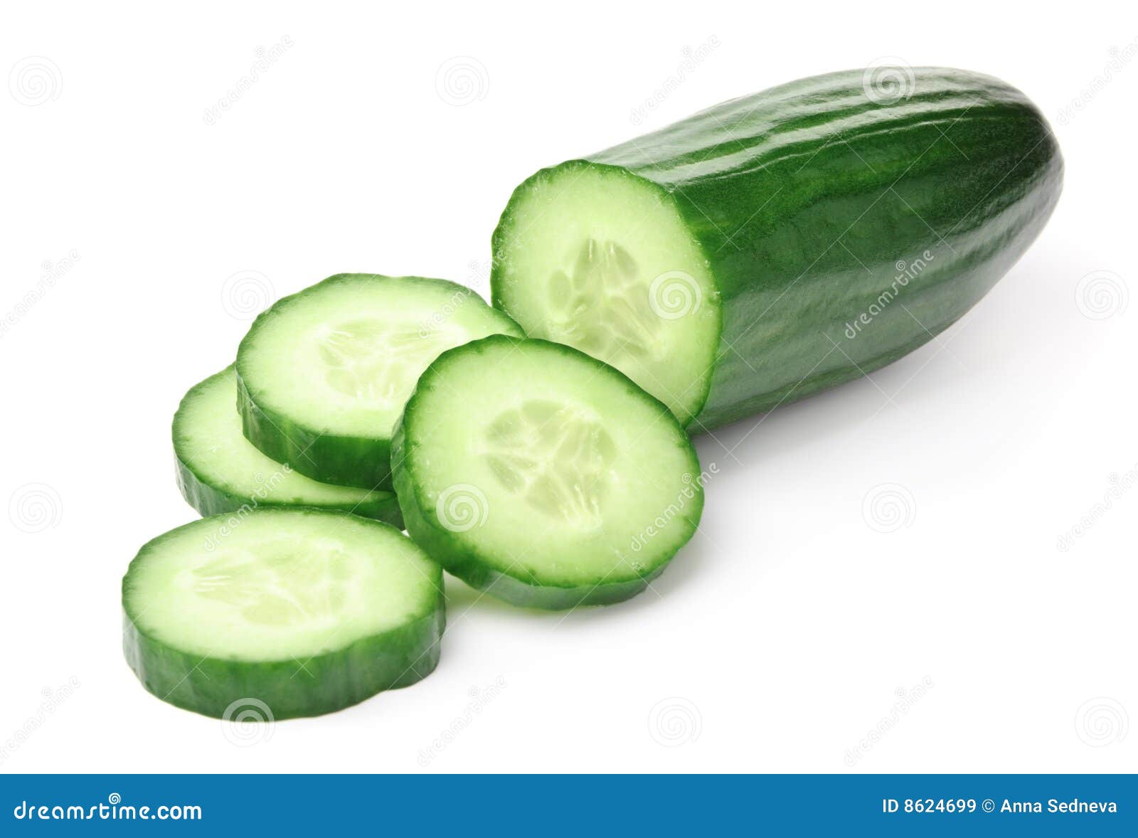 Pepino en blanco imagen de archivo. Imagen de grupo, fresco - 8624699