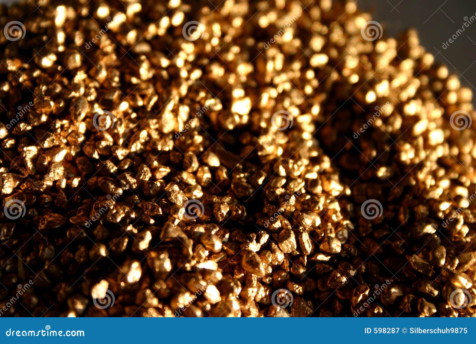 Pepite di oro immagine stock. Immagine di pepita, pietre - 598287