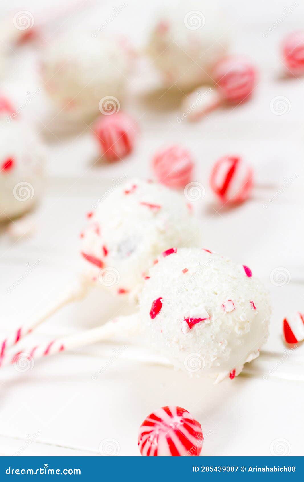 Peppermint Chocolate Cake Pops Stock Image - Image of sweets, cookie ...